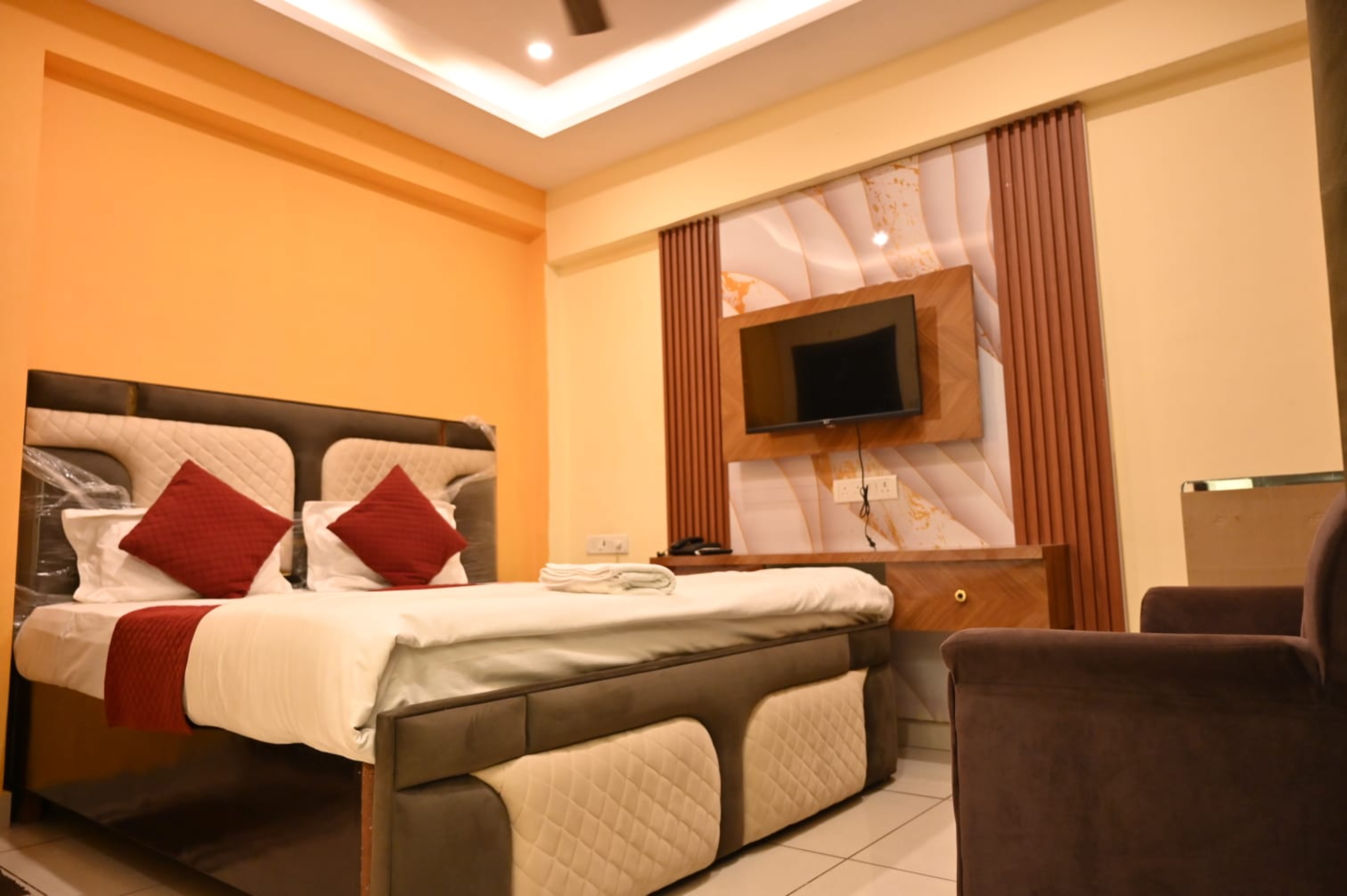 Hotel Agastya Inn I Opp. to Kashi Vishwanath Varanasi - Reviews, Photos ...