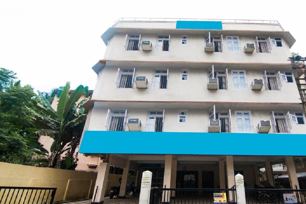 Paramount inn 𝗕𝗢𝗢𝗞 Guwahati Hotel