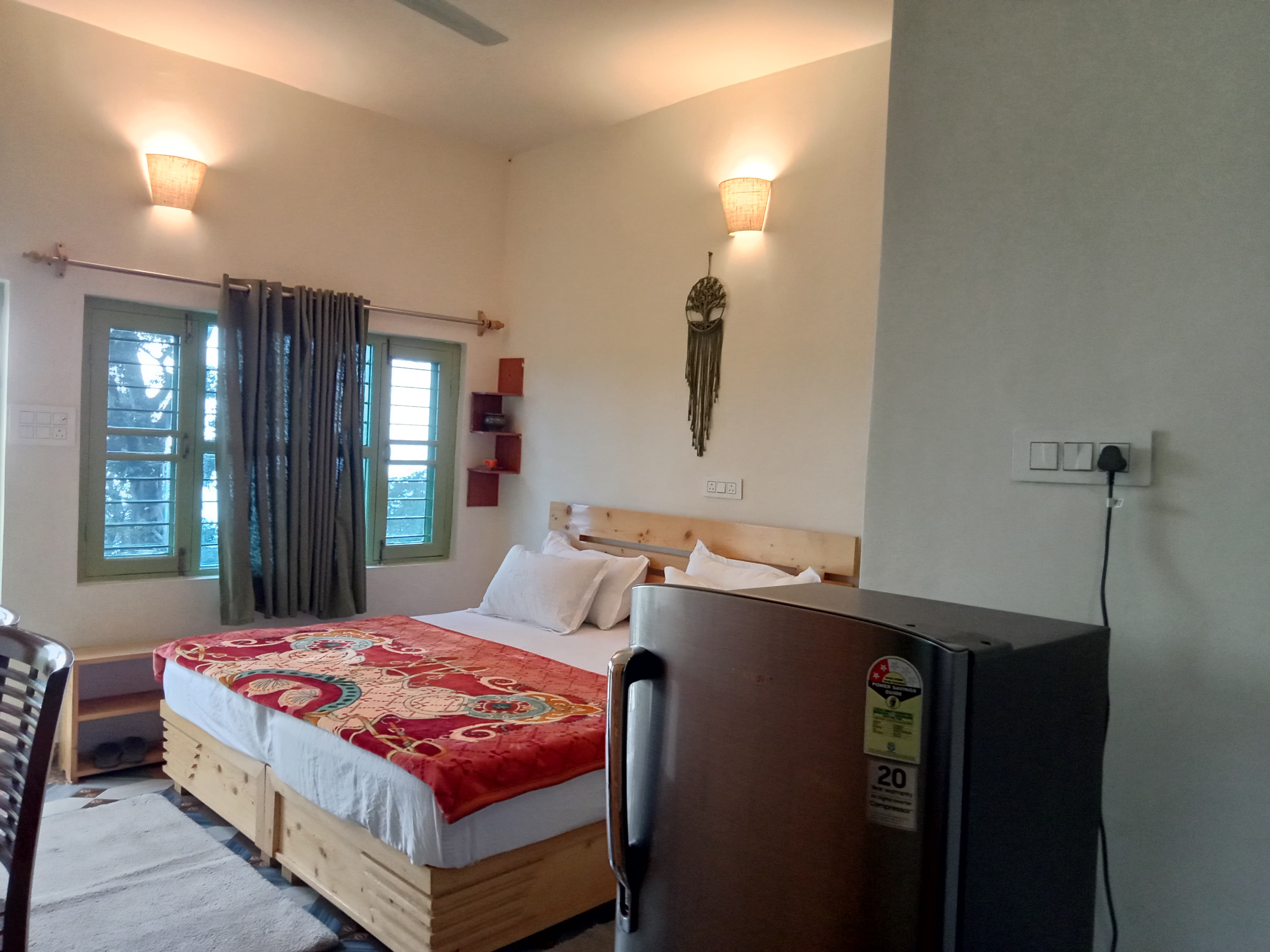 The Himalayan Oak valley View 𝗕𝗢𝗢𝗞 Dharamshala Homestay