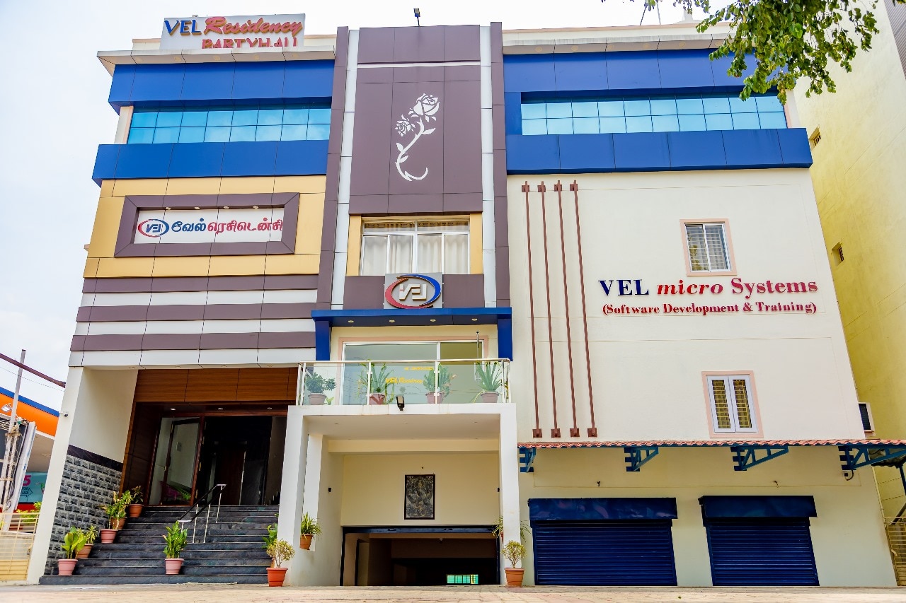 Vel Residency 𝗕𝗢𝗢𝗞 Karaikudi Hotel