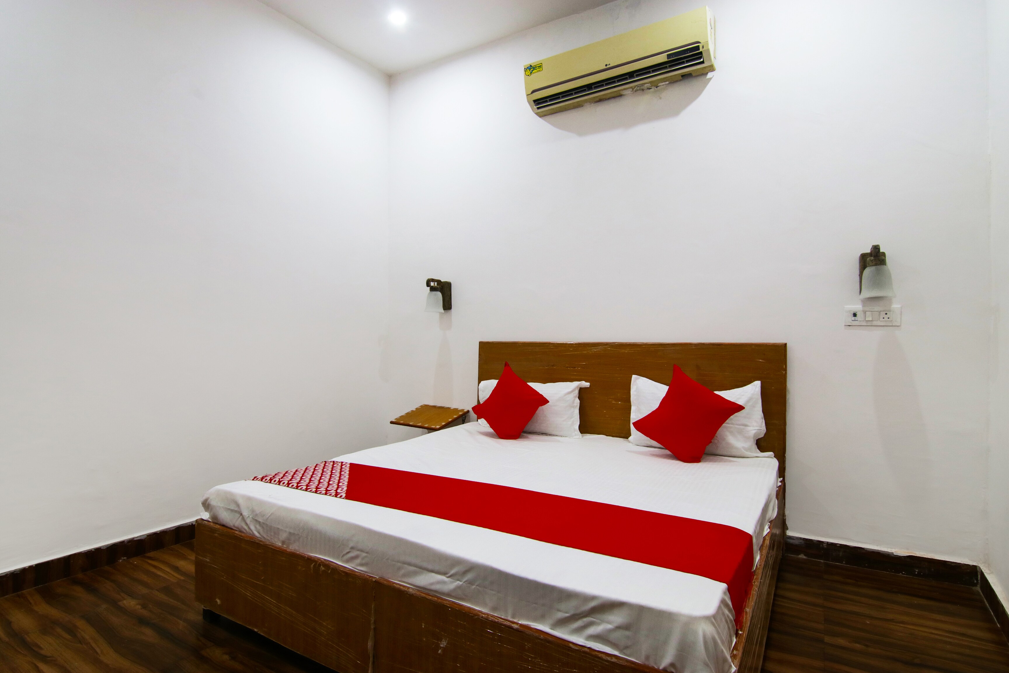 Hotel O GrooveWave Hotel 𝗕𝗢𝗢𝗞 Faridabad Hotel