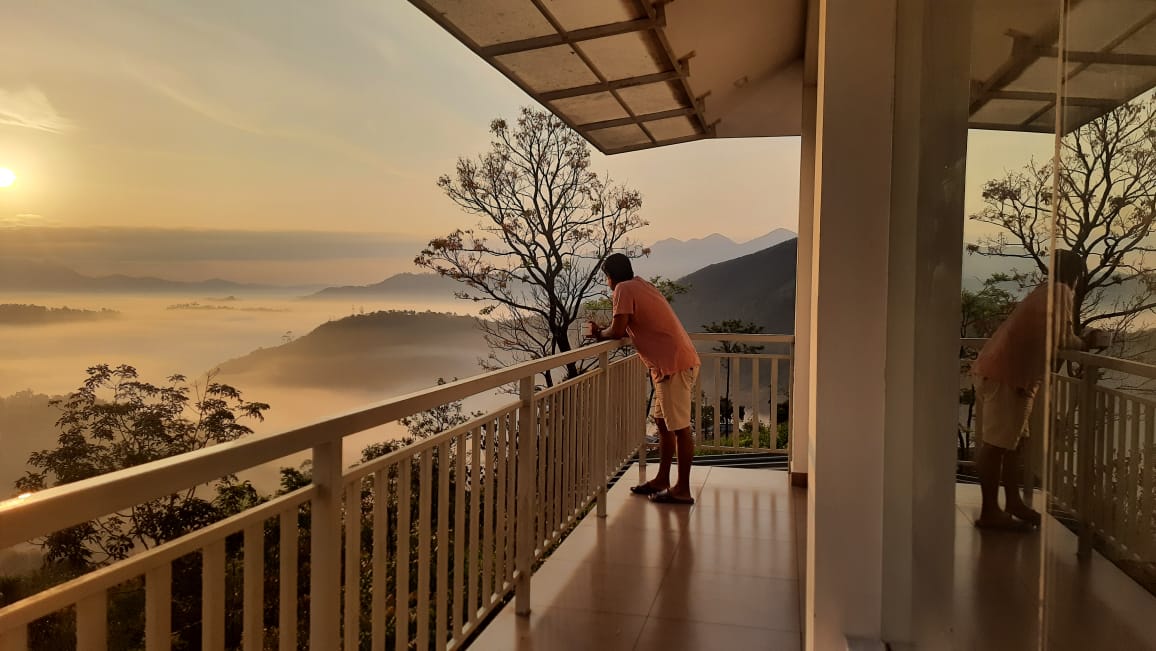 Sky High Inn | Rooms & Guided Treks 𝗕𝗢𝗢𝗞 Vagamon Homestay