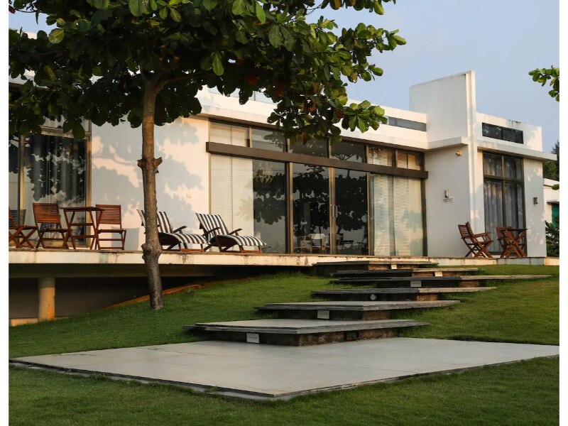 Humming Bird By EWA 𝗕𝗢𝗢𝗞 Kasaragod Villa