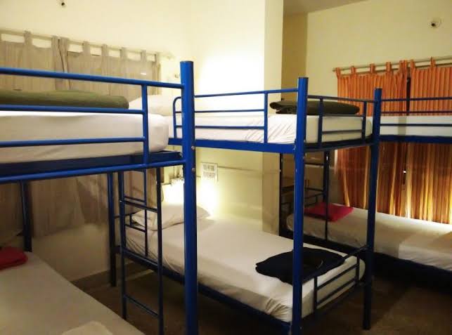 Business Deluxe Dormitory 𝗕𝗢𝗢𝗞 Mumbai Hostel