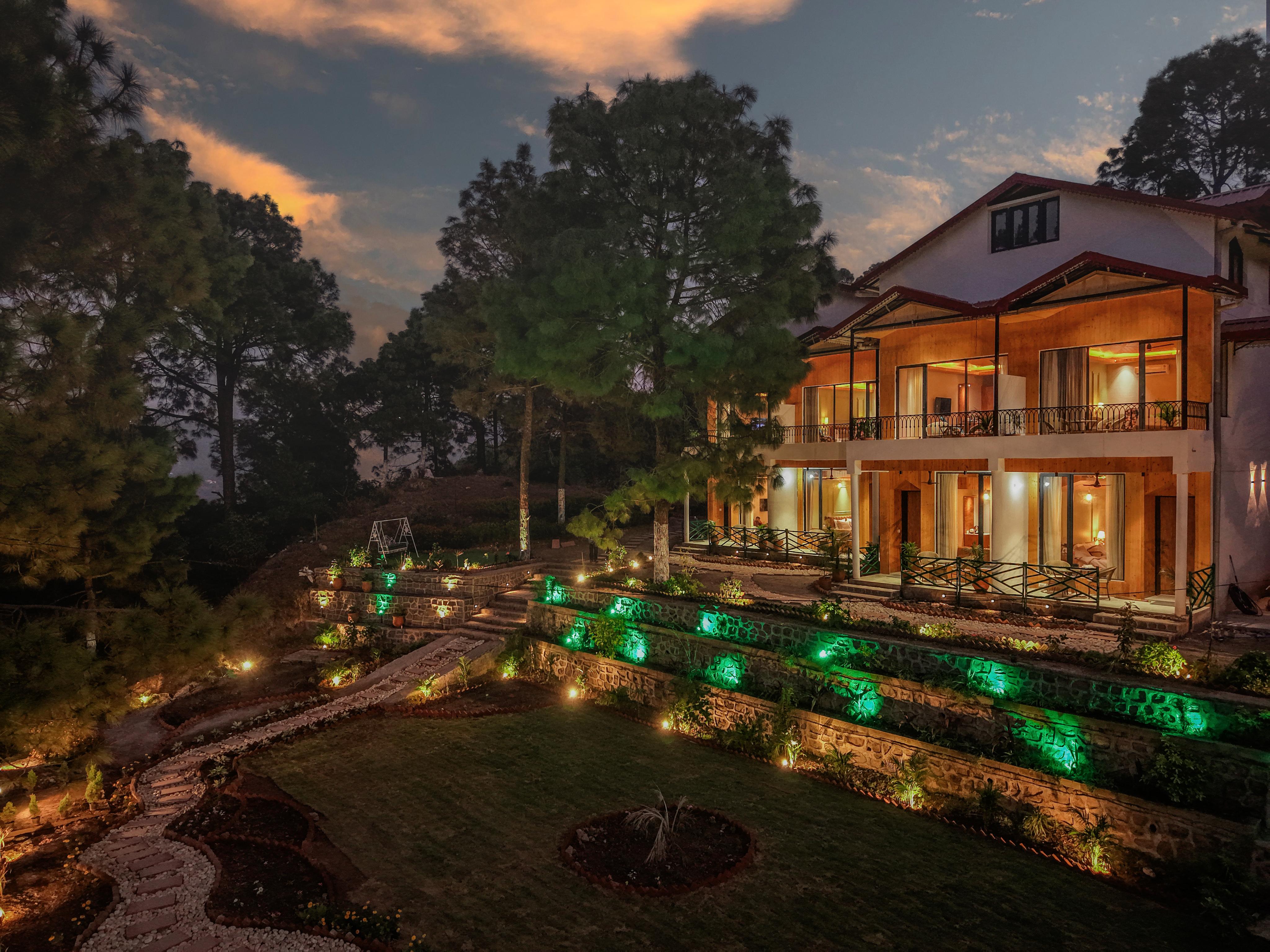 Elivaas 1bhk Pine View Resort With Garden Facing рќ рќ ўрќ ўрќ ћ Kasauli Cottage