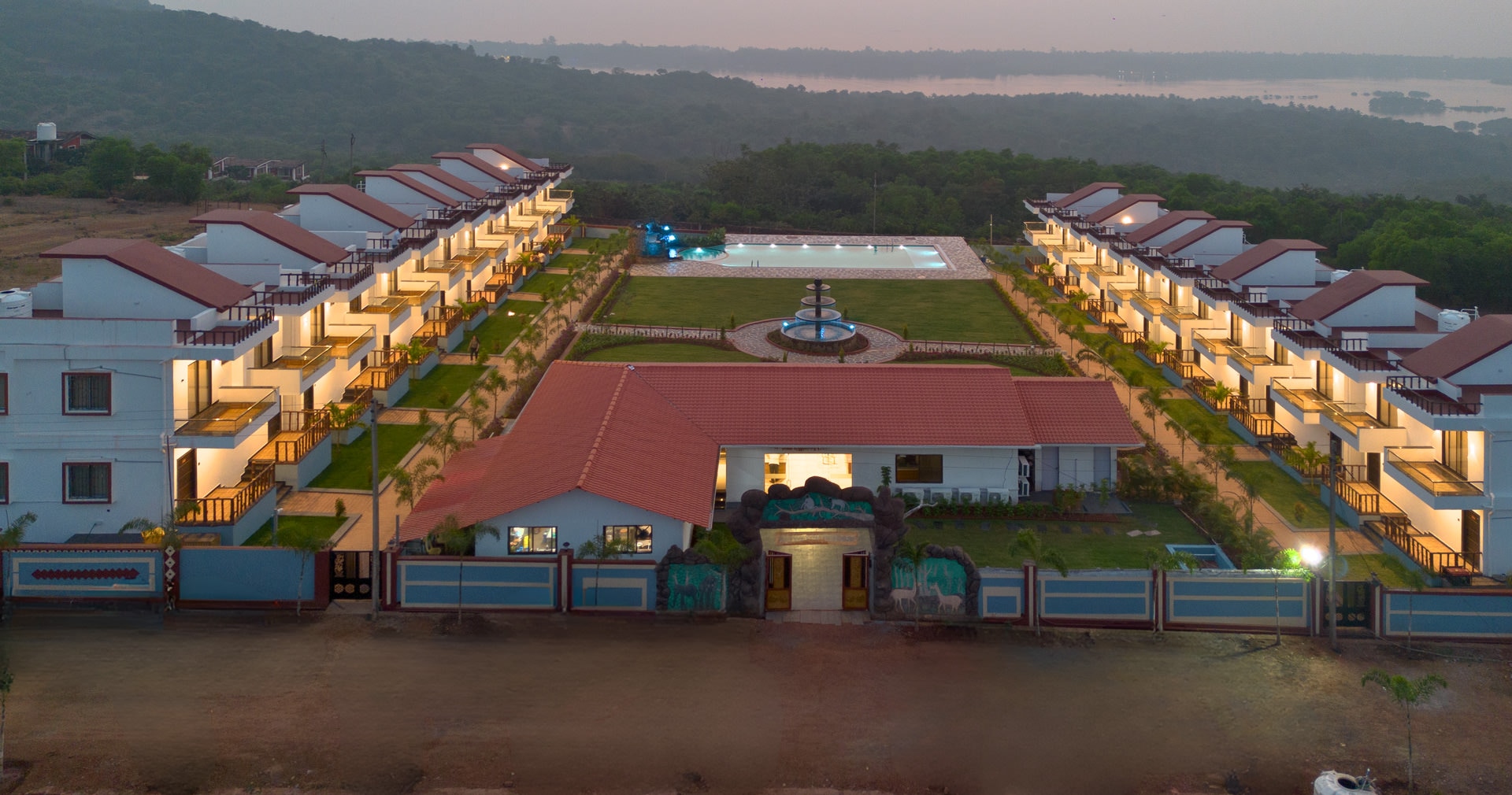 Baywatch Resort Bhogave Beach 𝗕𝗢𝗢𝗞 Vengurla Hotel