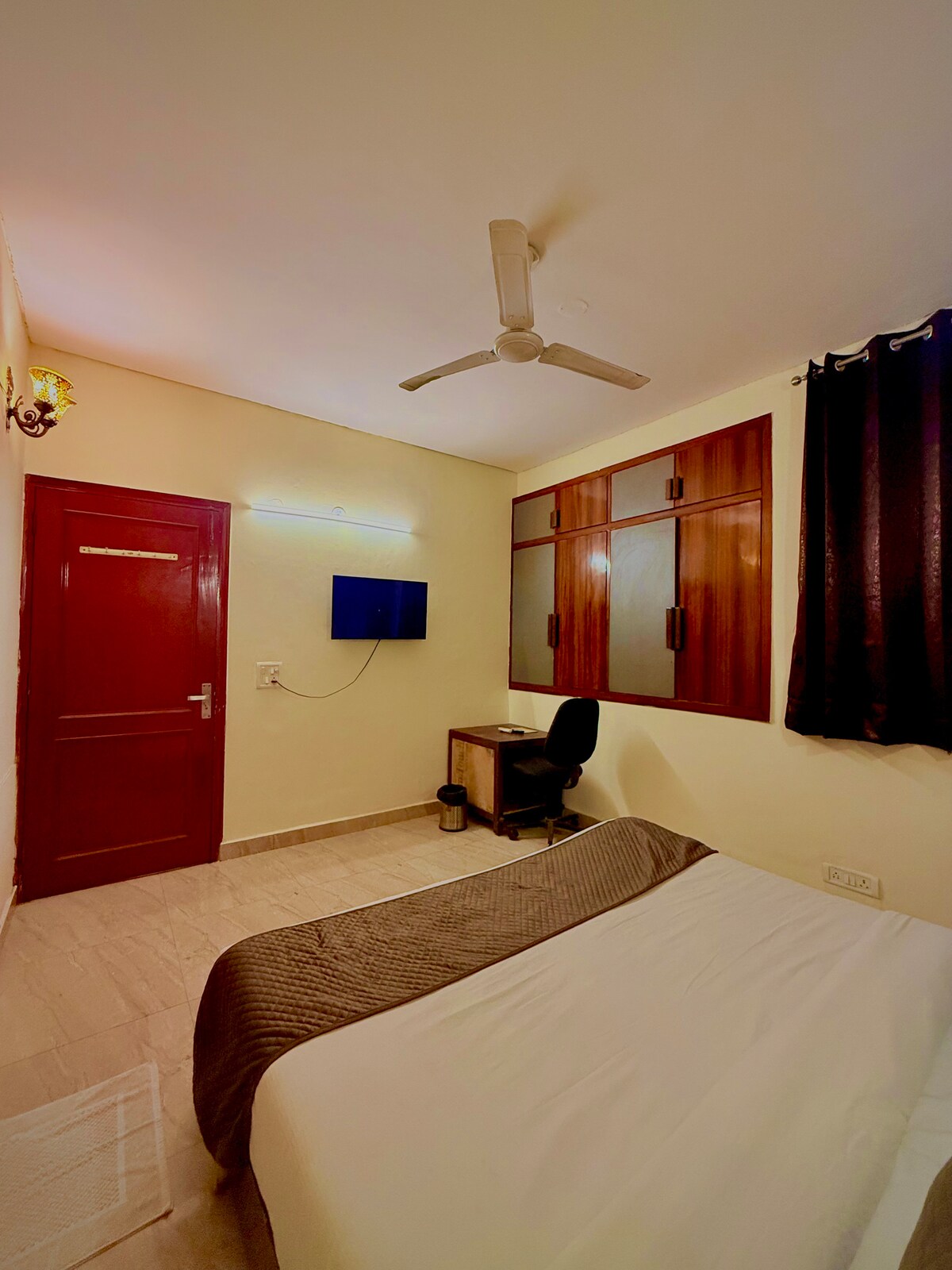 Premium 3BHK at JPM White House || Ideal for Families & Business 𝗕𝗢𝗢𝗞 ...