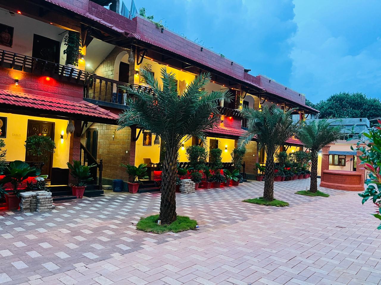 AARONIC STAY SAFE 𝗕𝗢𝗢𝗞 Varkala Hotel