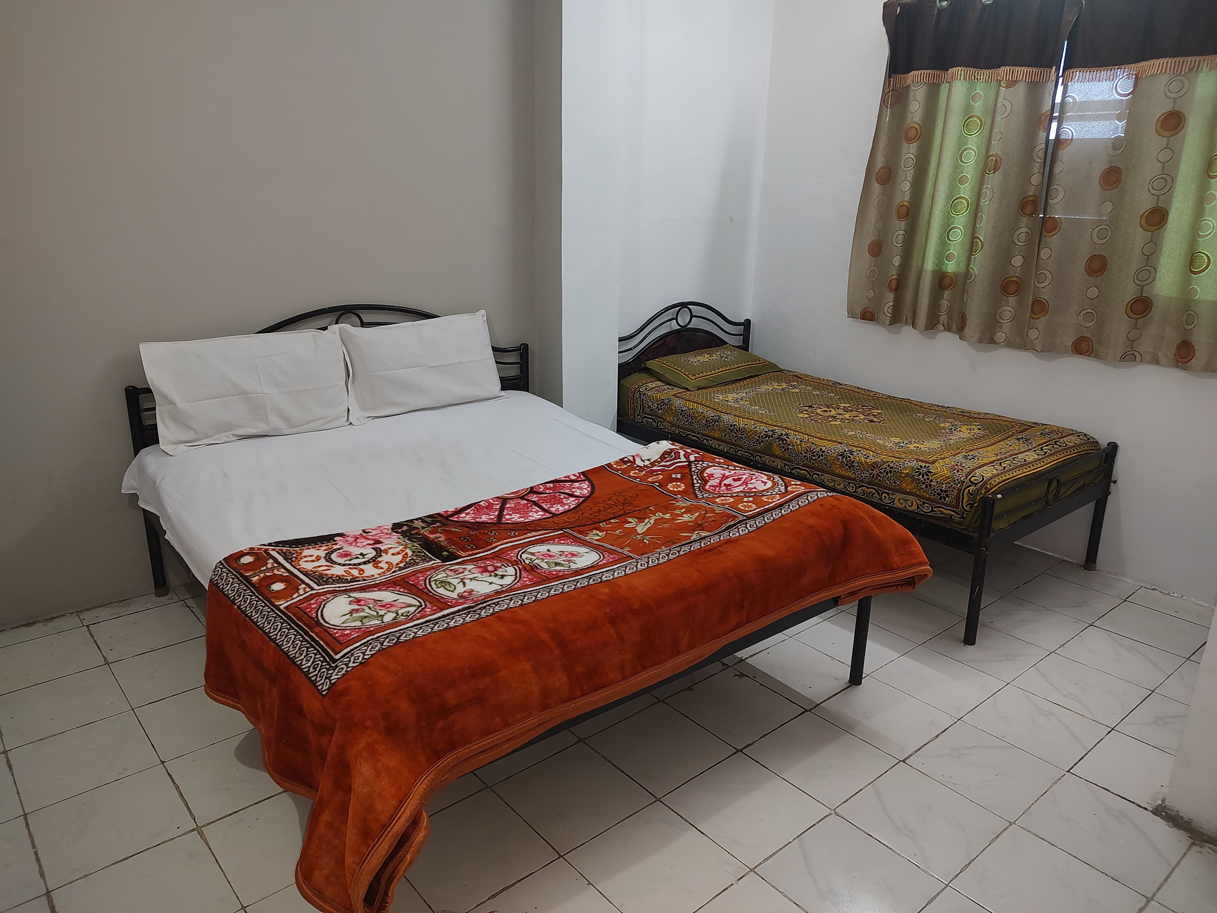 Sharma Lodge. 𝗕𝗢𝗢𝗞 Ratlam Hotel