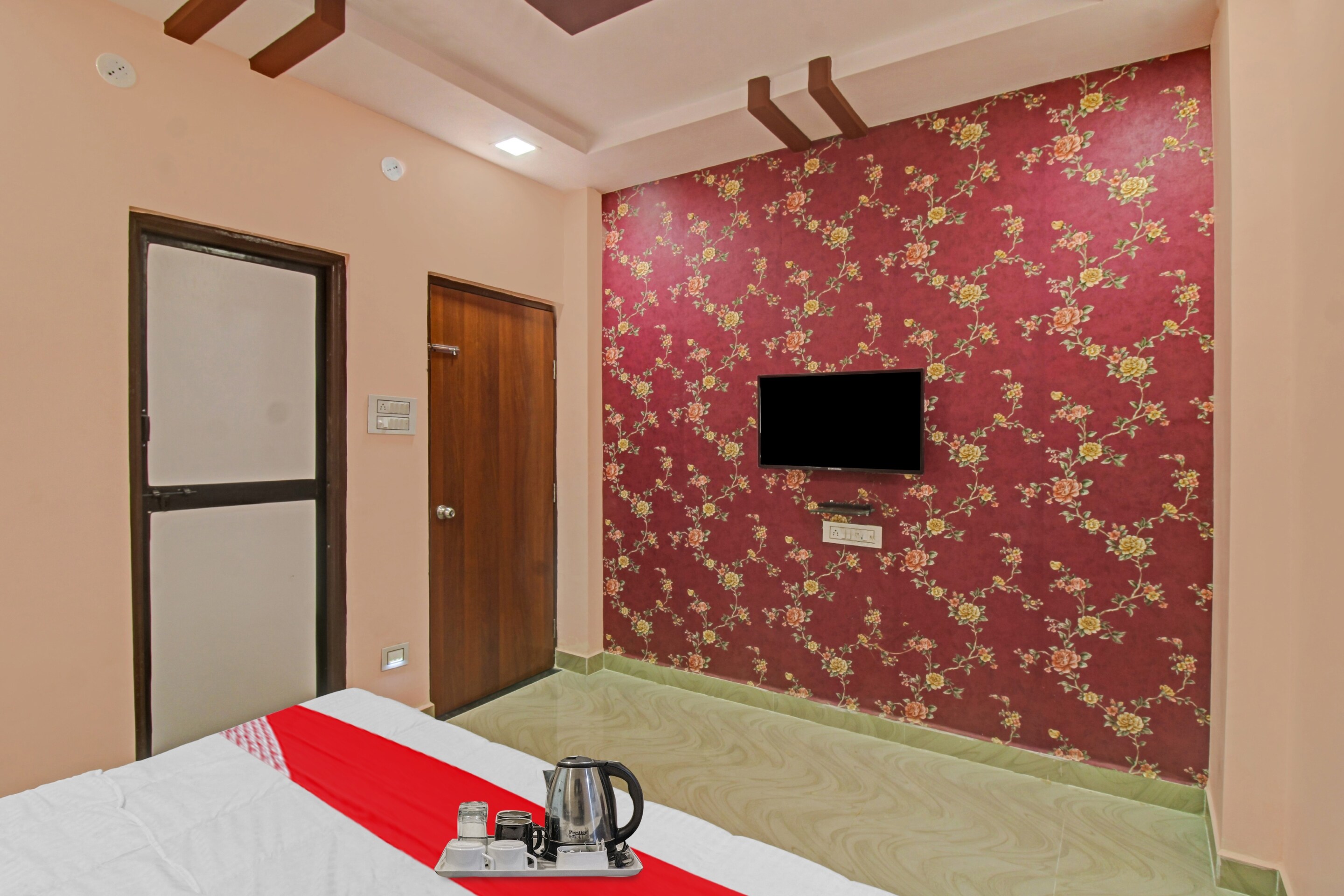 Hotel O Raj Hotel 𝗕𝗢𝗢𝗞 Nagpur Hotel