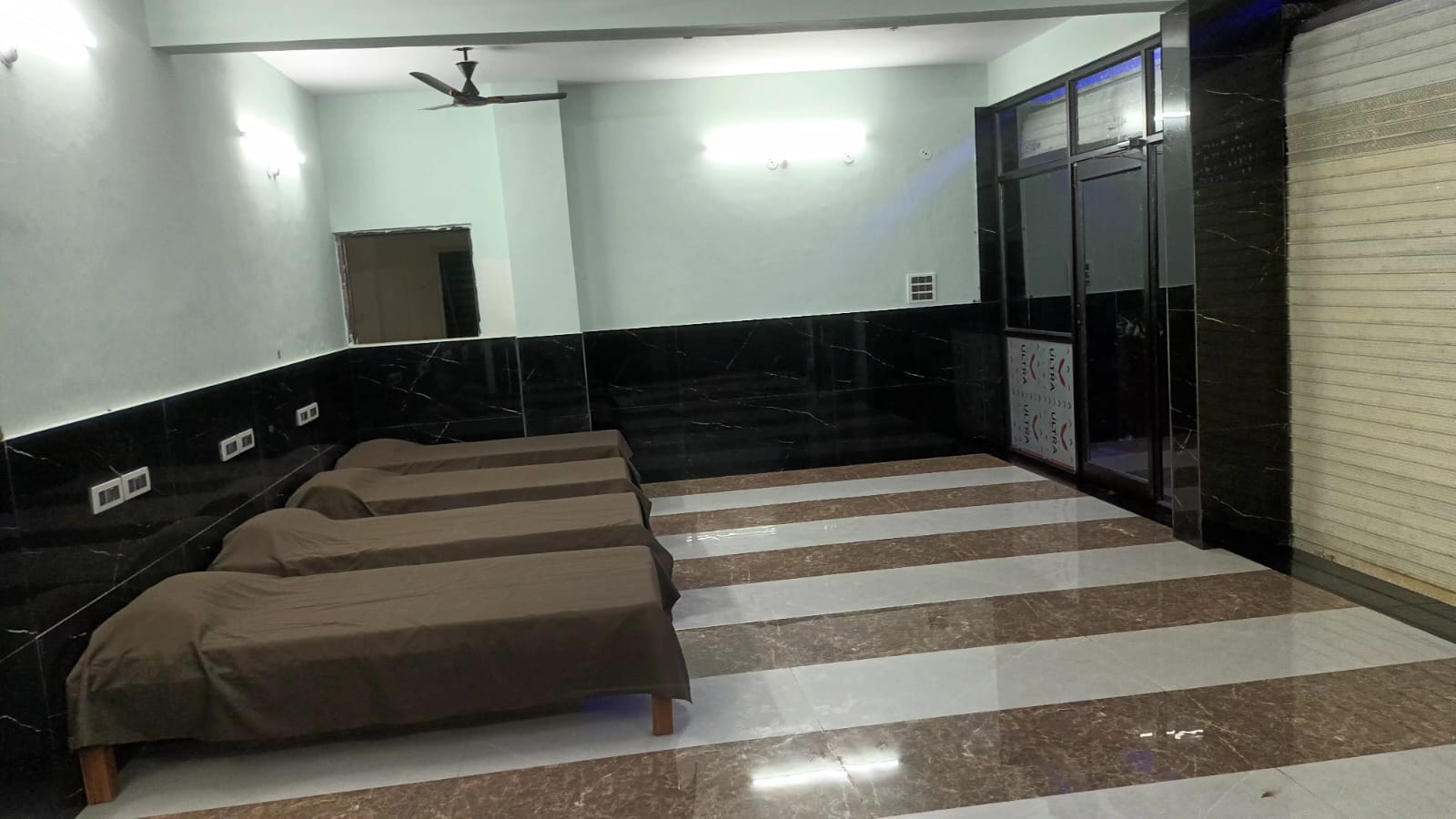 P G Rooms And Dormatory 𝗕𝗢𝗢𝗞 Bhopal Guest House