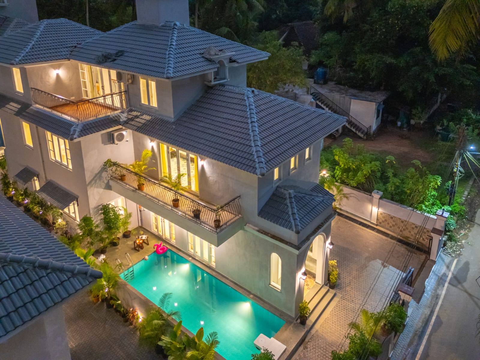 Mayfair 4.5 BHK Luxury Private Pool Villa by Incred Stays Goa - Reviews ...