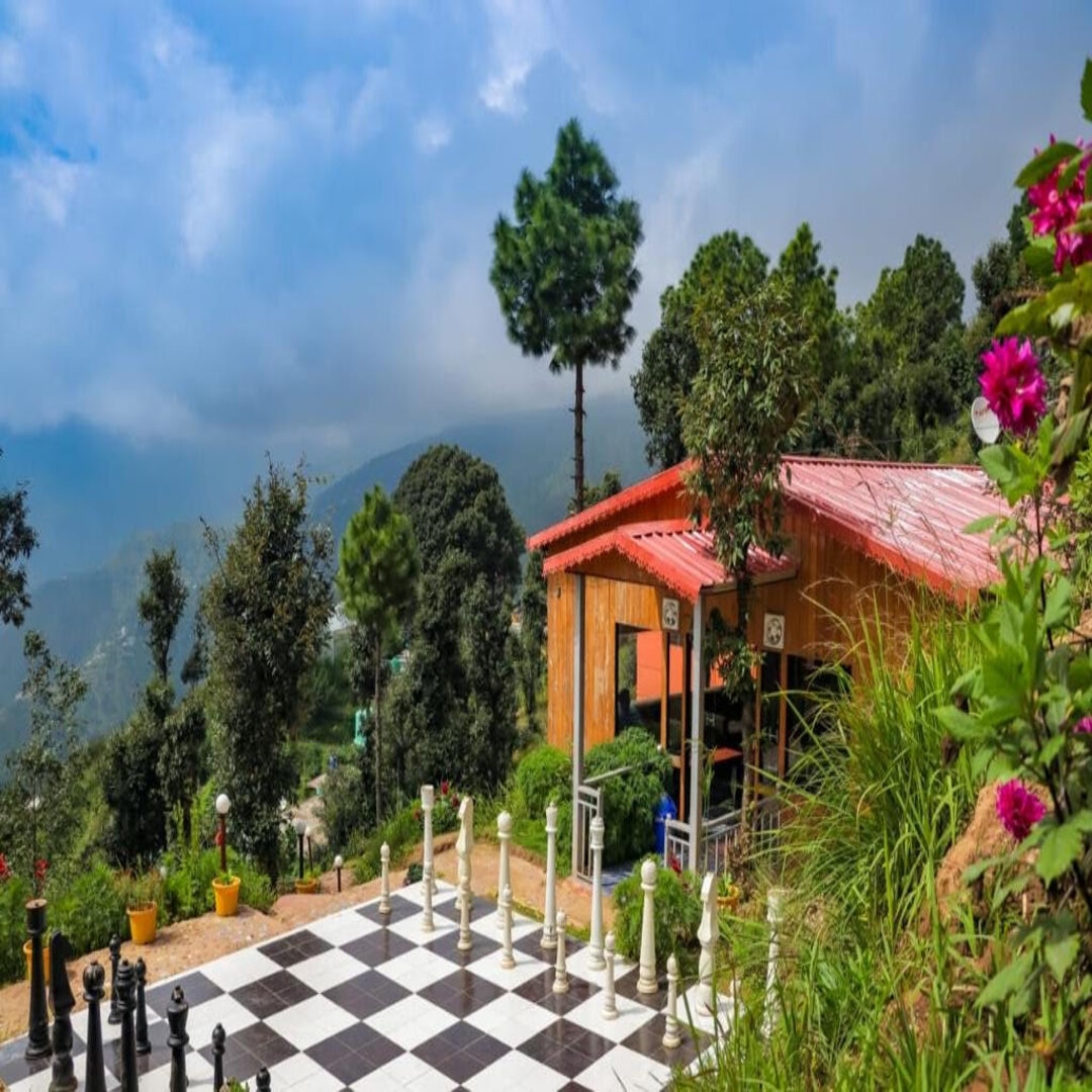 TravelTwoTrip | Kanatal Crown 𝗕𝗢𝗢𝗞 Kanatal Homestay