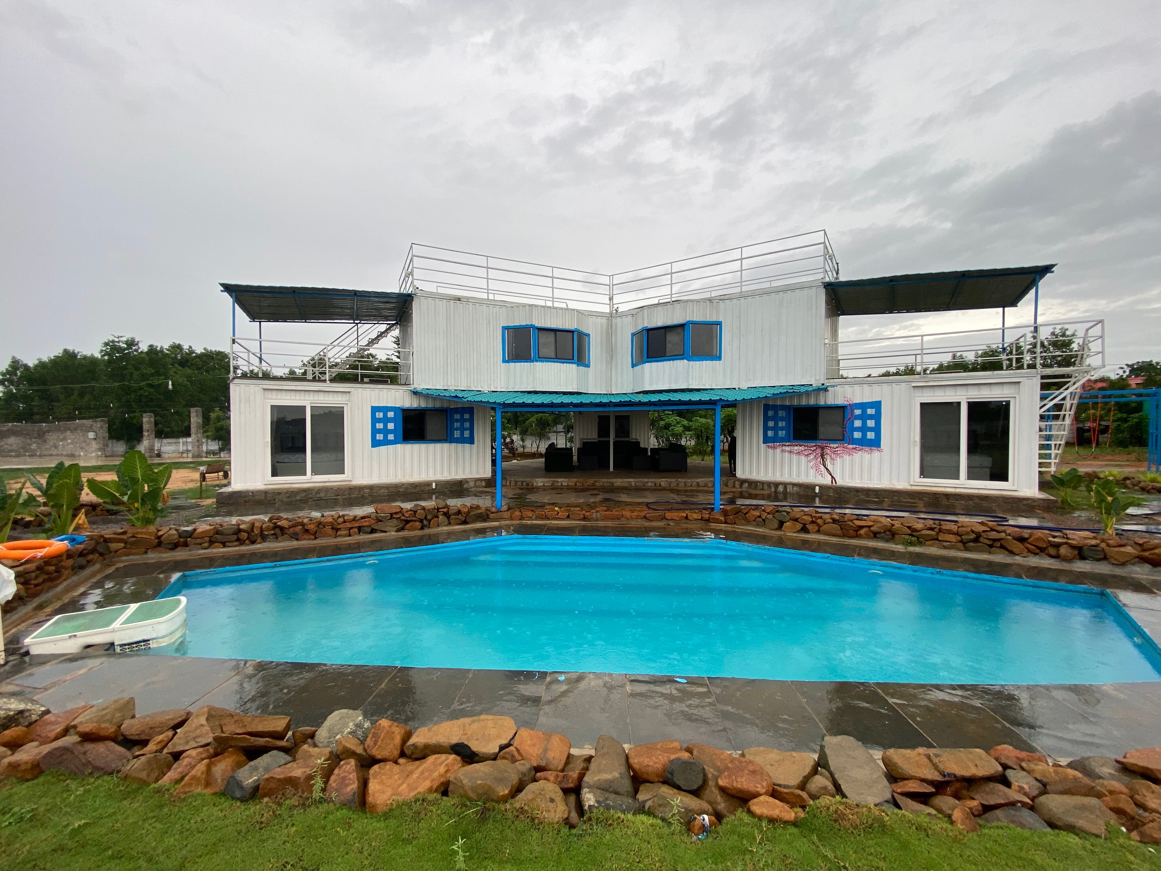 CasaRocaa 5BR Pool Property 𝗕𝗢𝗢𝗞 Gajwel Farm House