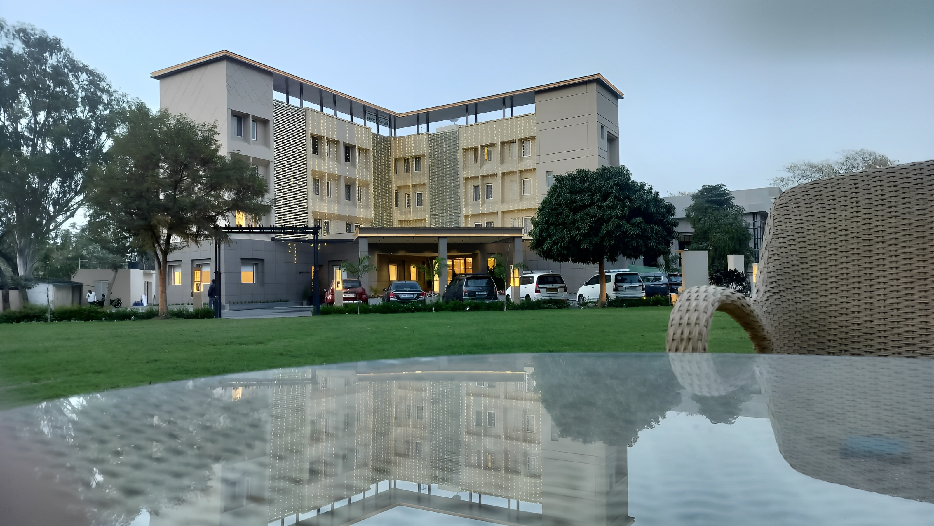 HOTEL TATHAGAT ASHOK 𝗕𝗢𝗢𝗞 Rajgir Hotel