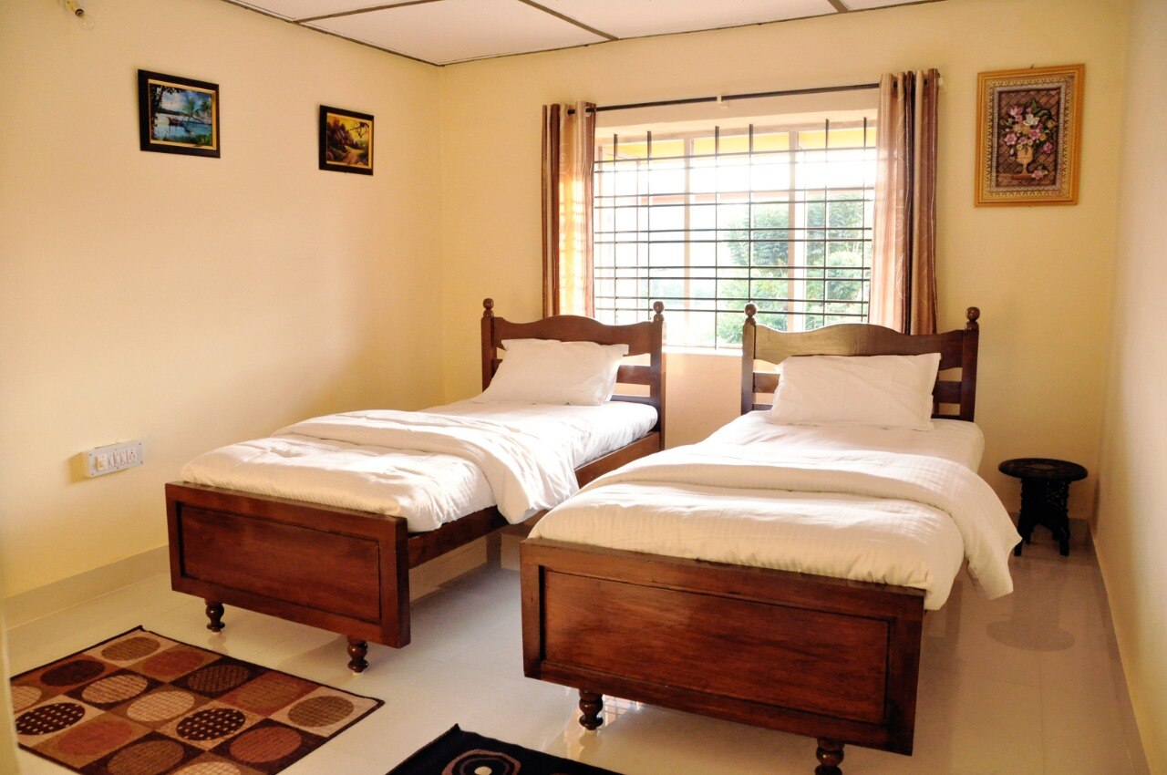 Coorg City Stay, Madikeri 𝗕𝗢𝗢𝗞 Coorg Homestay