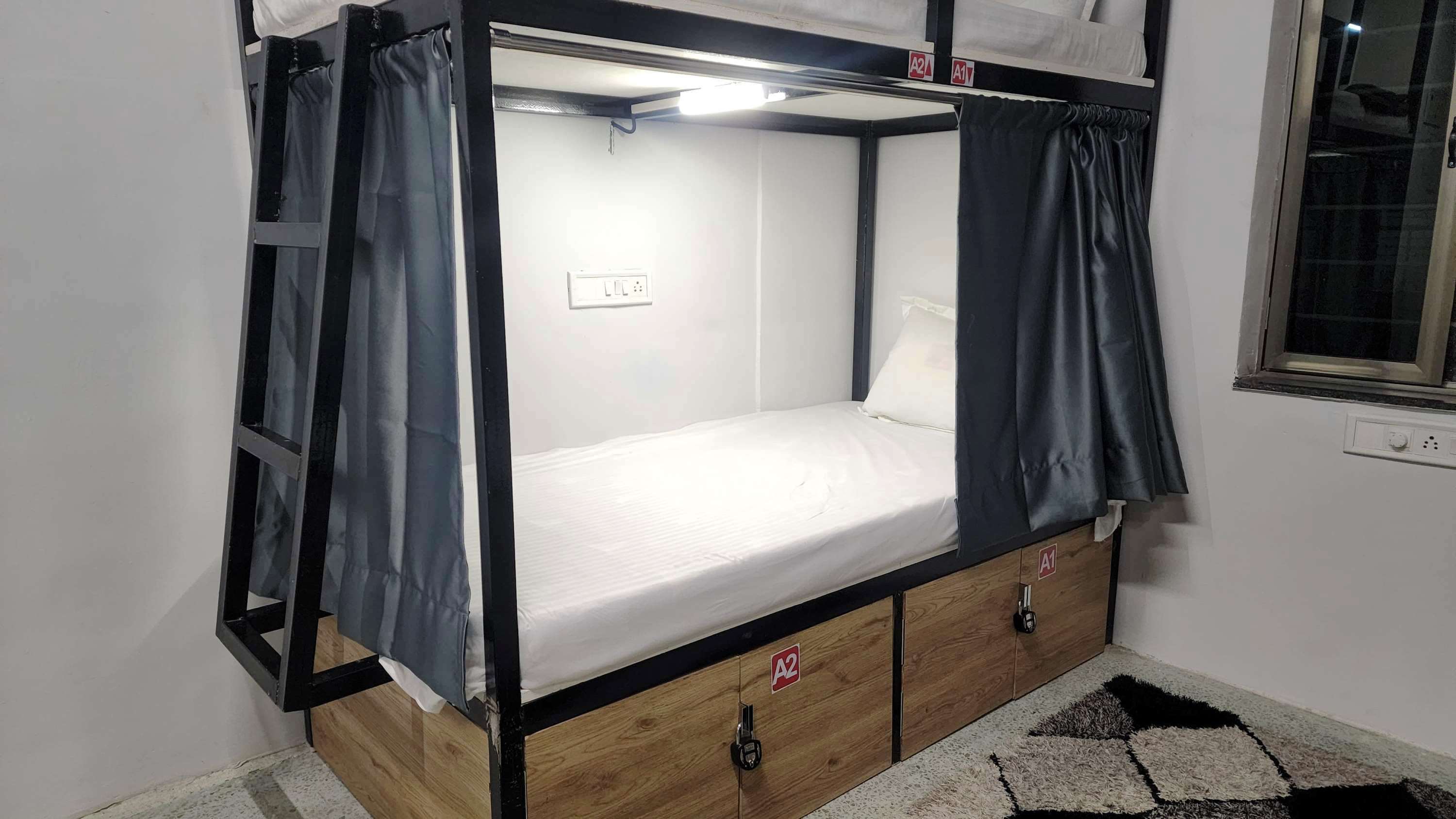 Rooms of Srisai Dormitory And Room - Hostel in Malegaon