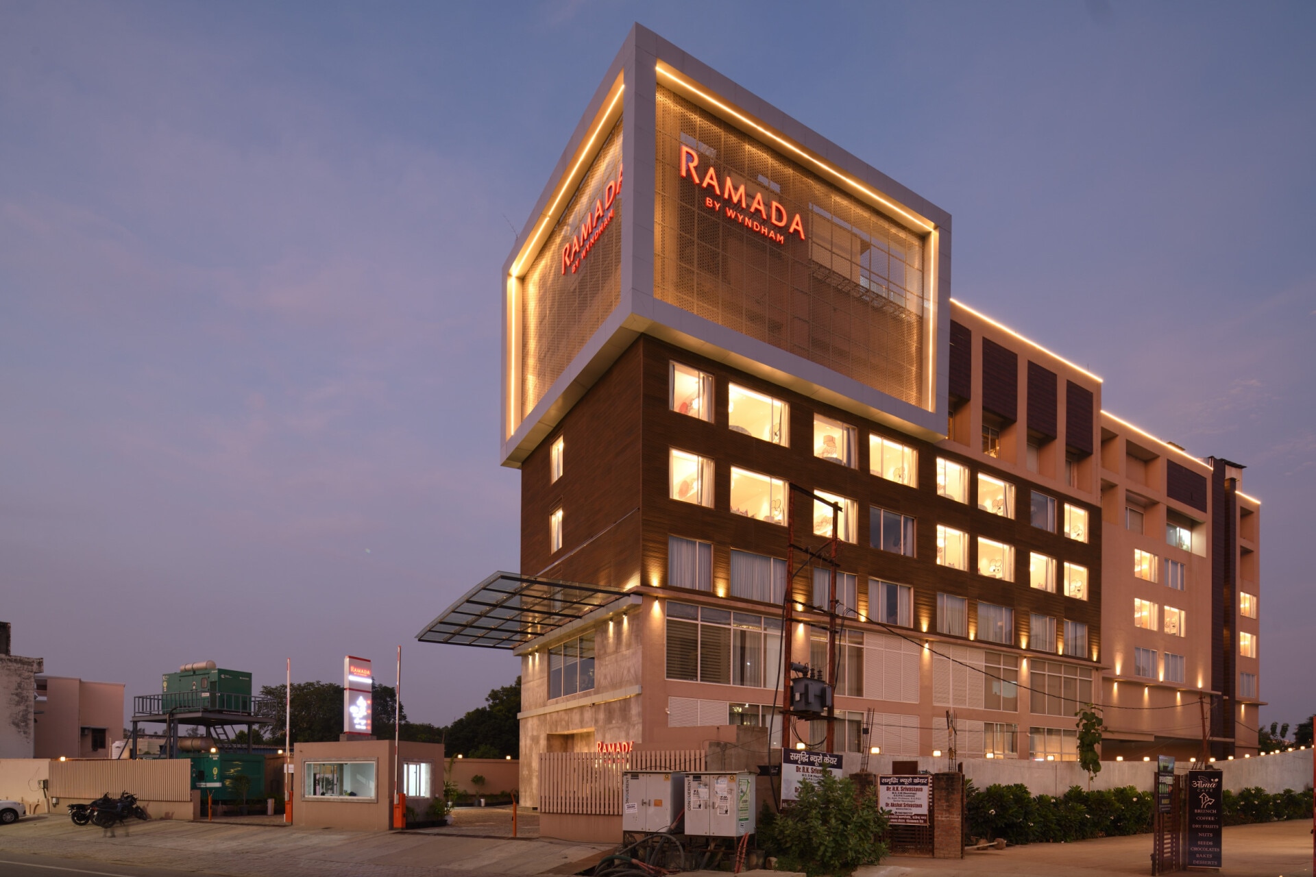 Ramada By Wyndham Gorakhpur 𝗕𝗢𝗢𝗞 Gorakhpur Hotel