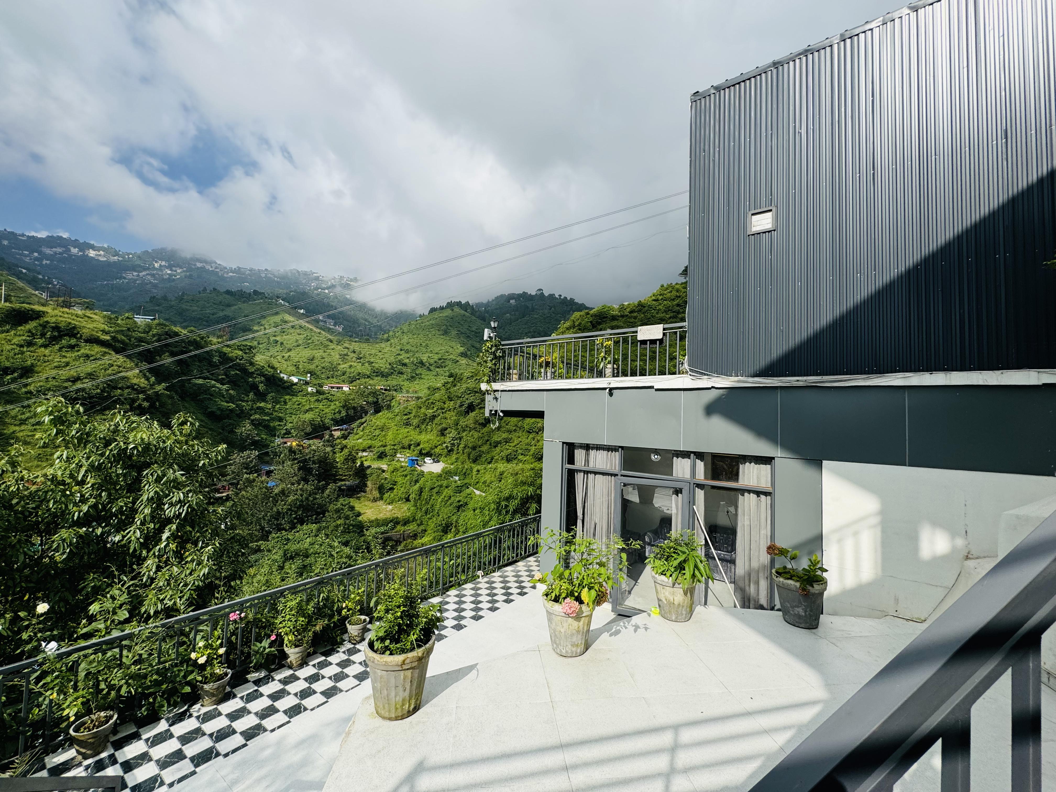 Whispering Falls 𝗕𝗢𝗢𝗞 Mussoorie Cottage