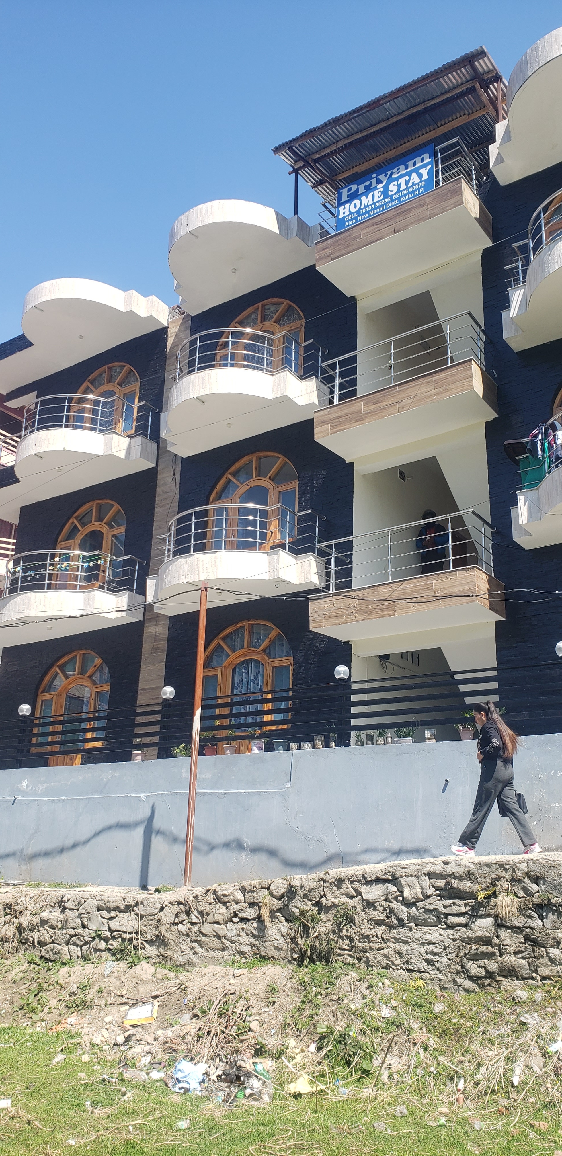 Priyam home stay 𝗕𝗢𝗢𝗞 Manali Homestay