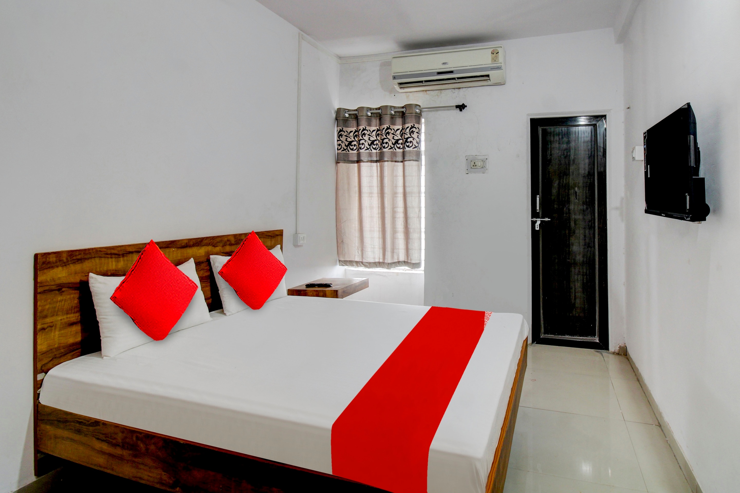 Super Hotel O The Golden Key 𝗕𝗢𝗢𝗞 Nagpur Hotel