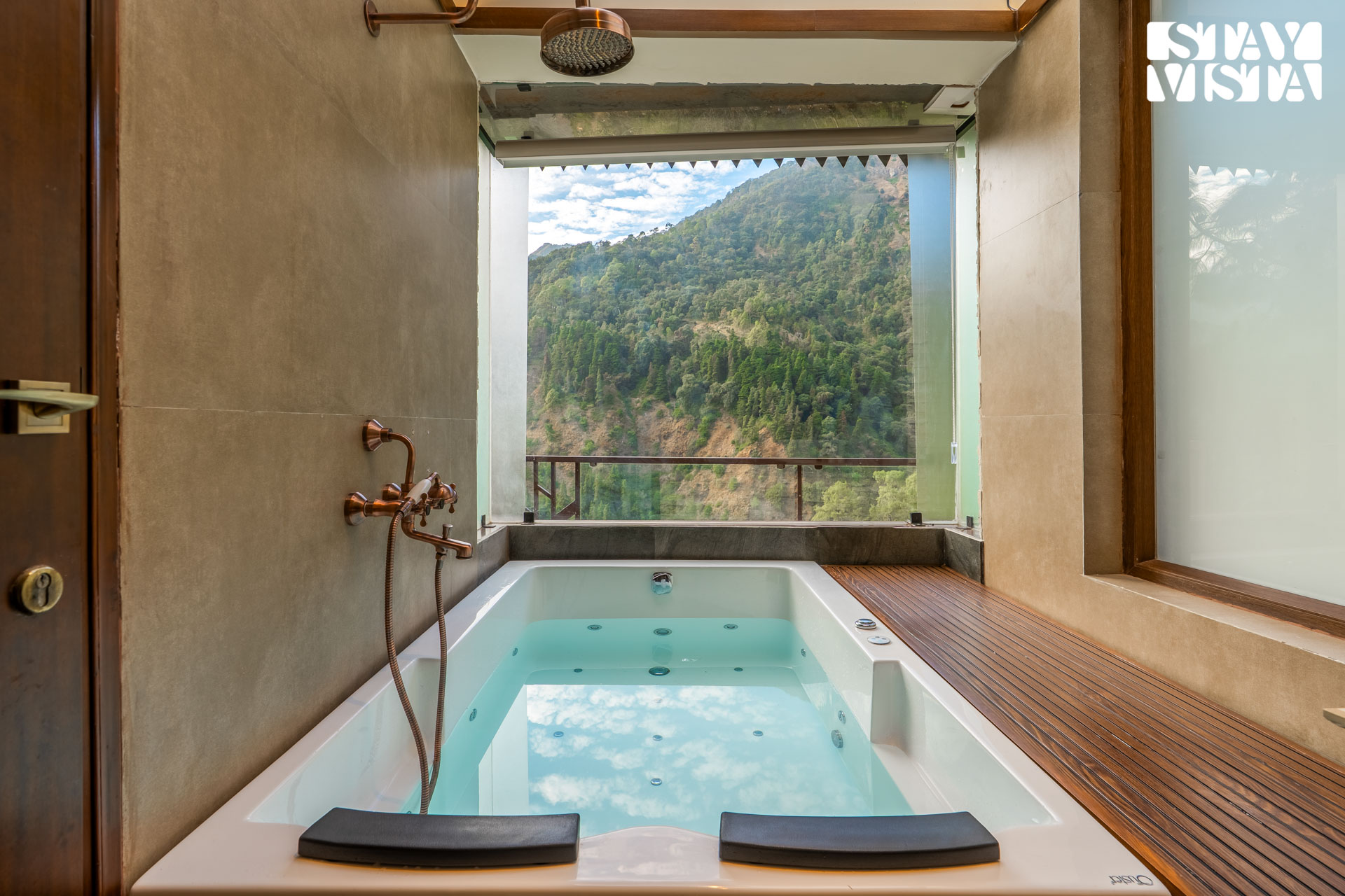 StayVista at Mist @ Avasa Stays 𝗕𝗢𝗢𝗞 Nainital Villa