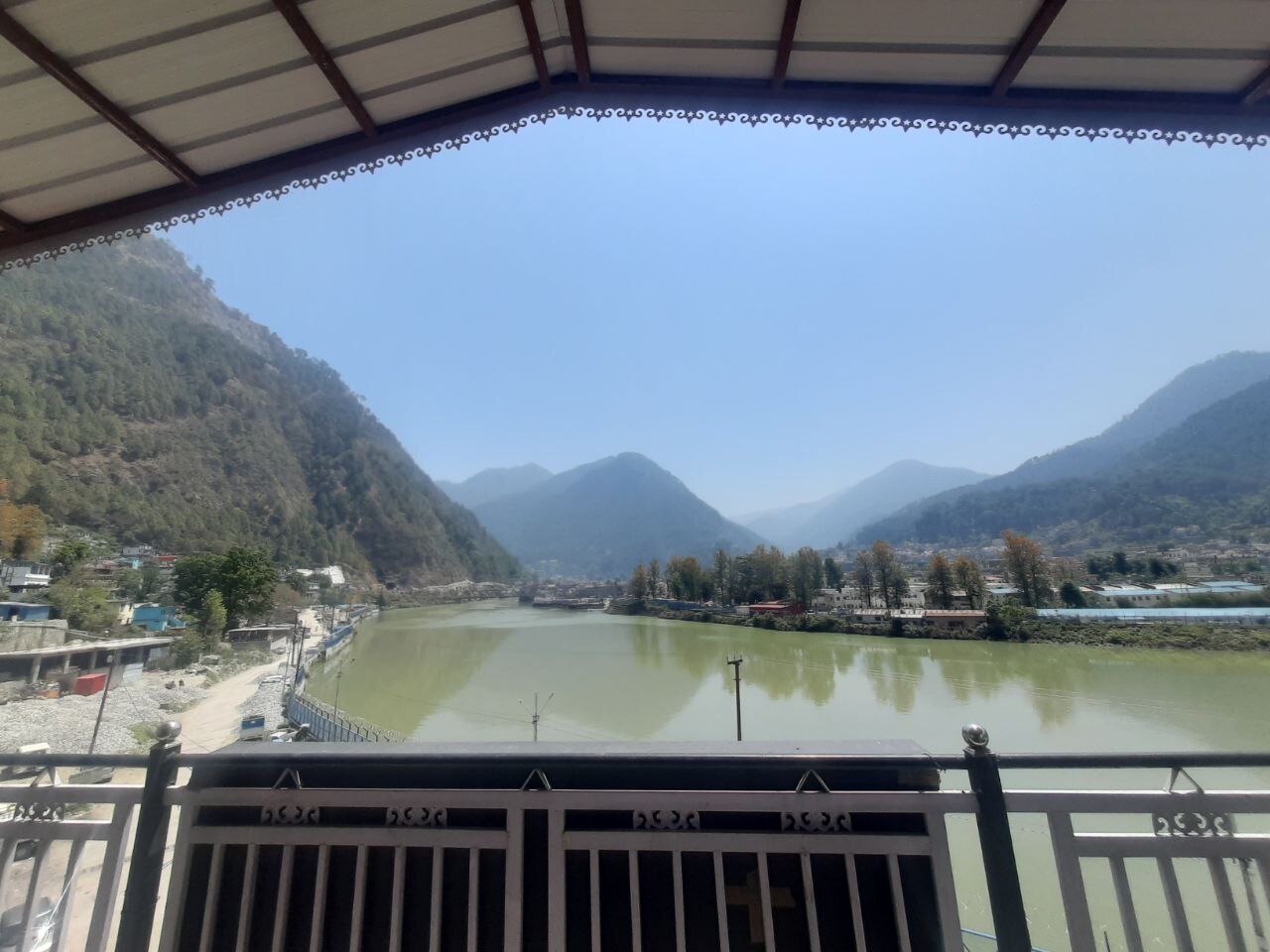 Mangalam lake view homestay 𝗕𝗢𝗢𝗞 Uttarkashi Homestay