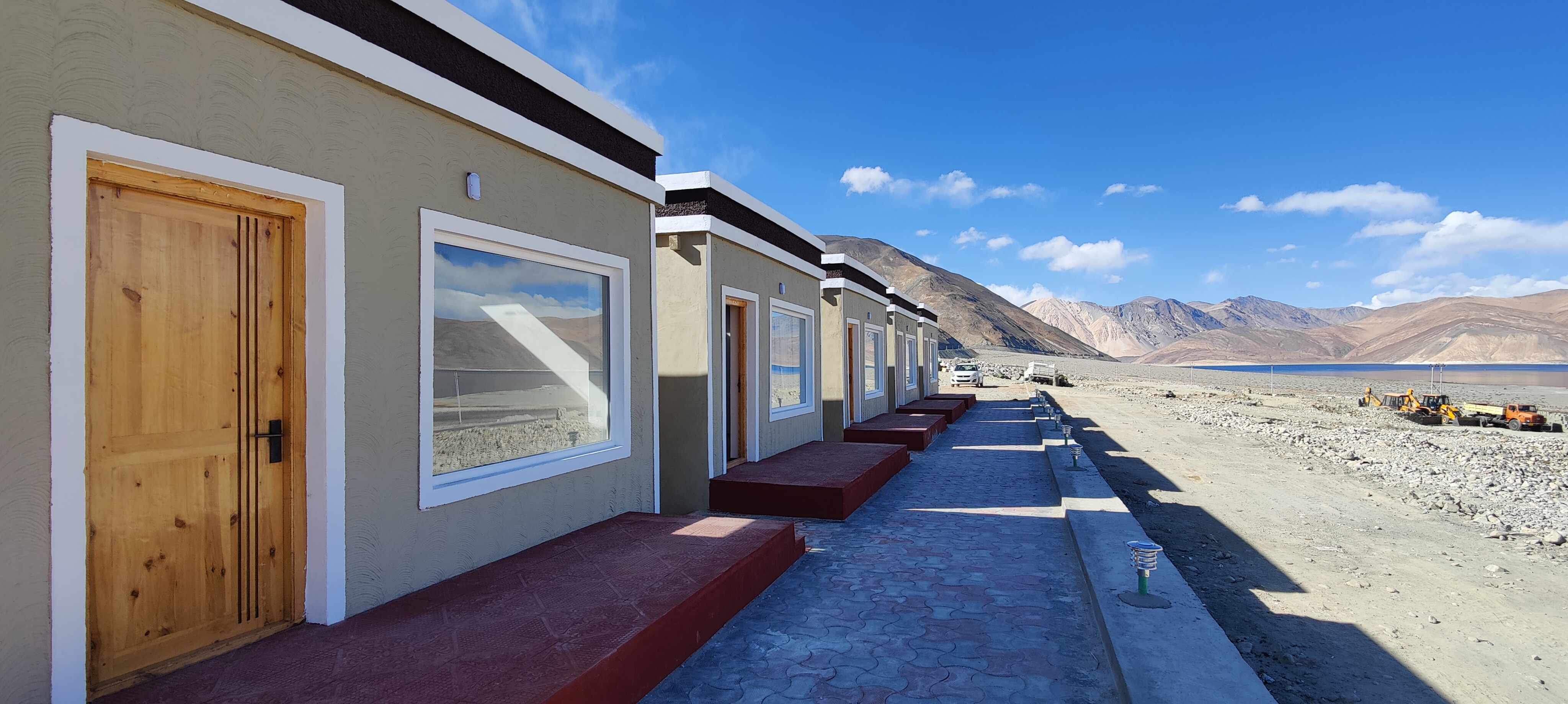 Grand Retreat | Luxury Chalet near Pangong Lake Cottage Pangong ...