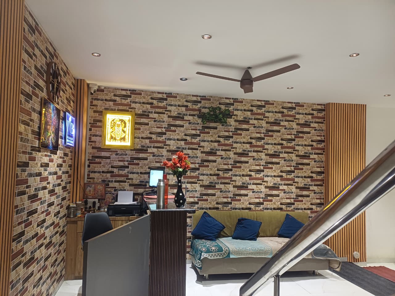 JMB Hotel Height 𝗕𝗢𝗢𝗞 Indore Hotel