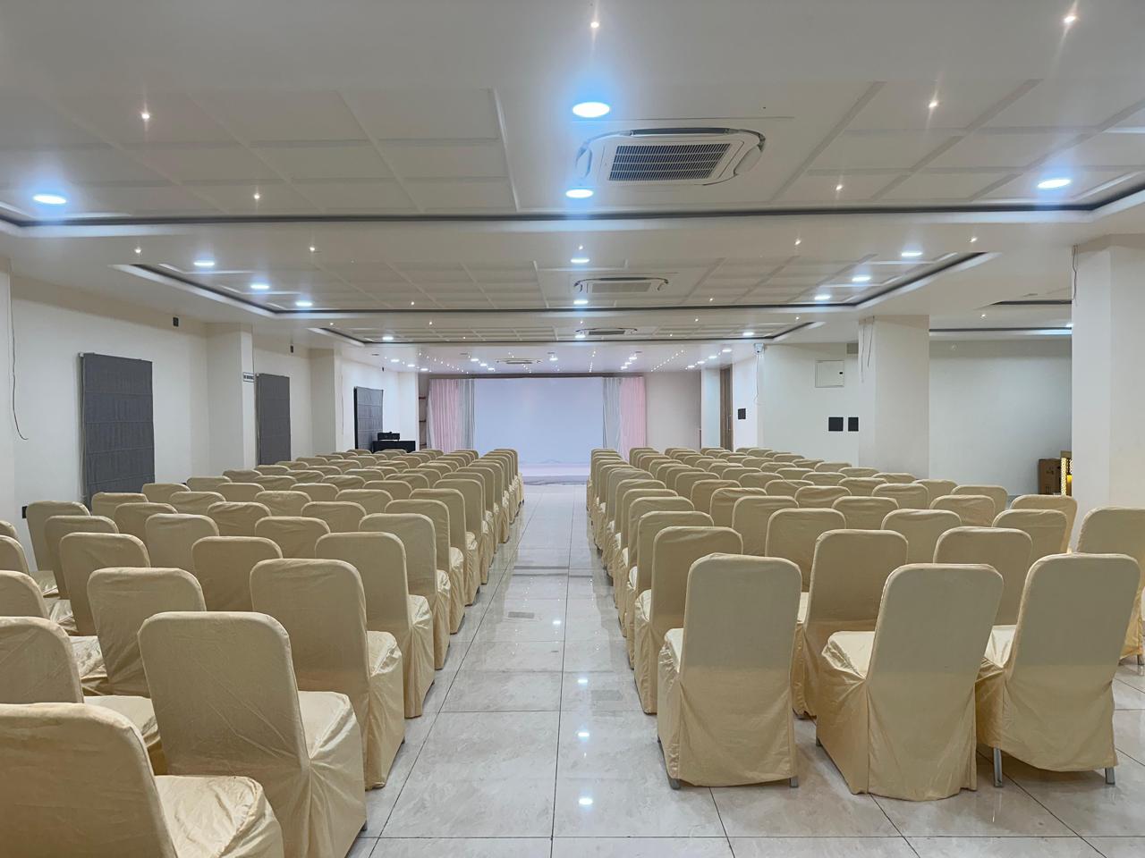 ADITI HOTEL & BANQUETS 𝗕𝗢𝗢𝗞 Karimnagar Hotel