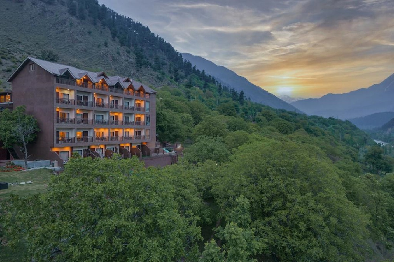 The Chinar Resort and Spa Pahalgam - Reviews, Photos & Offer