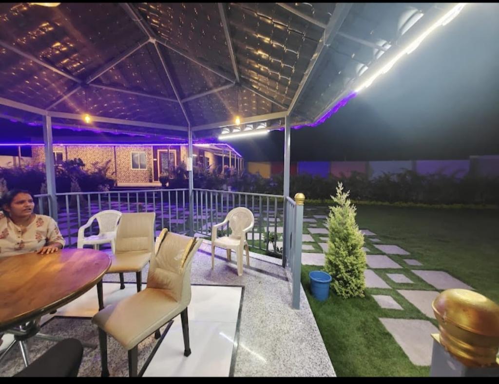 MAJALI FARMHOUSE 𝗕𝗢𝗢𝗞 Chevella Farm House