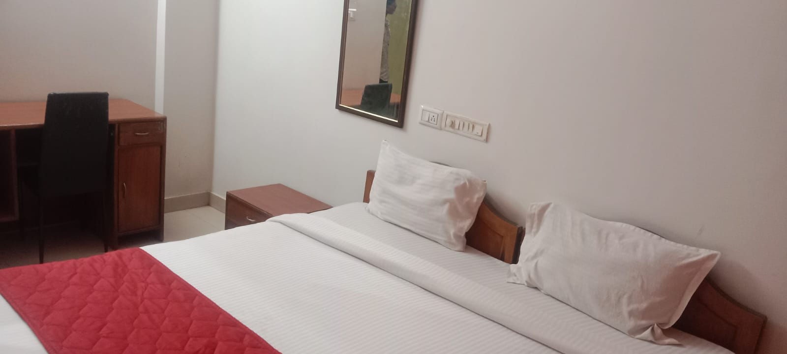 SR Hotel's 𝗕𝗢𝗢𝗞 Bangalore Hotel