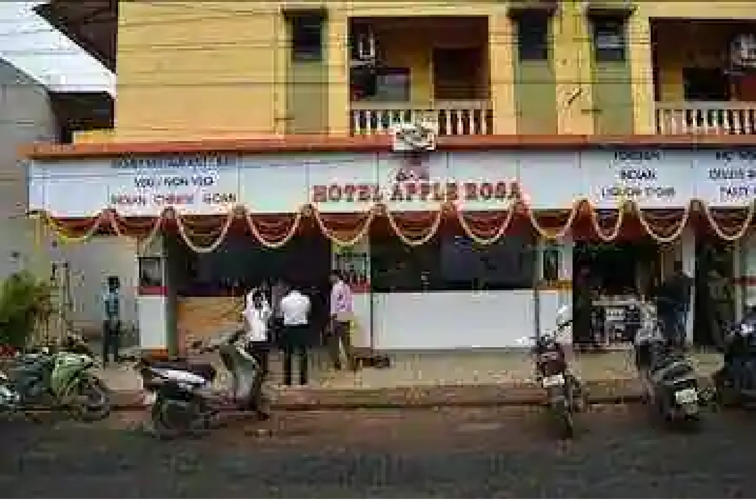 Hotel Apple Rosa 𝗕𝗢𝗢𝗞 Goa Hotel