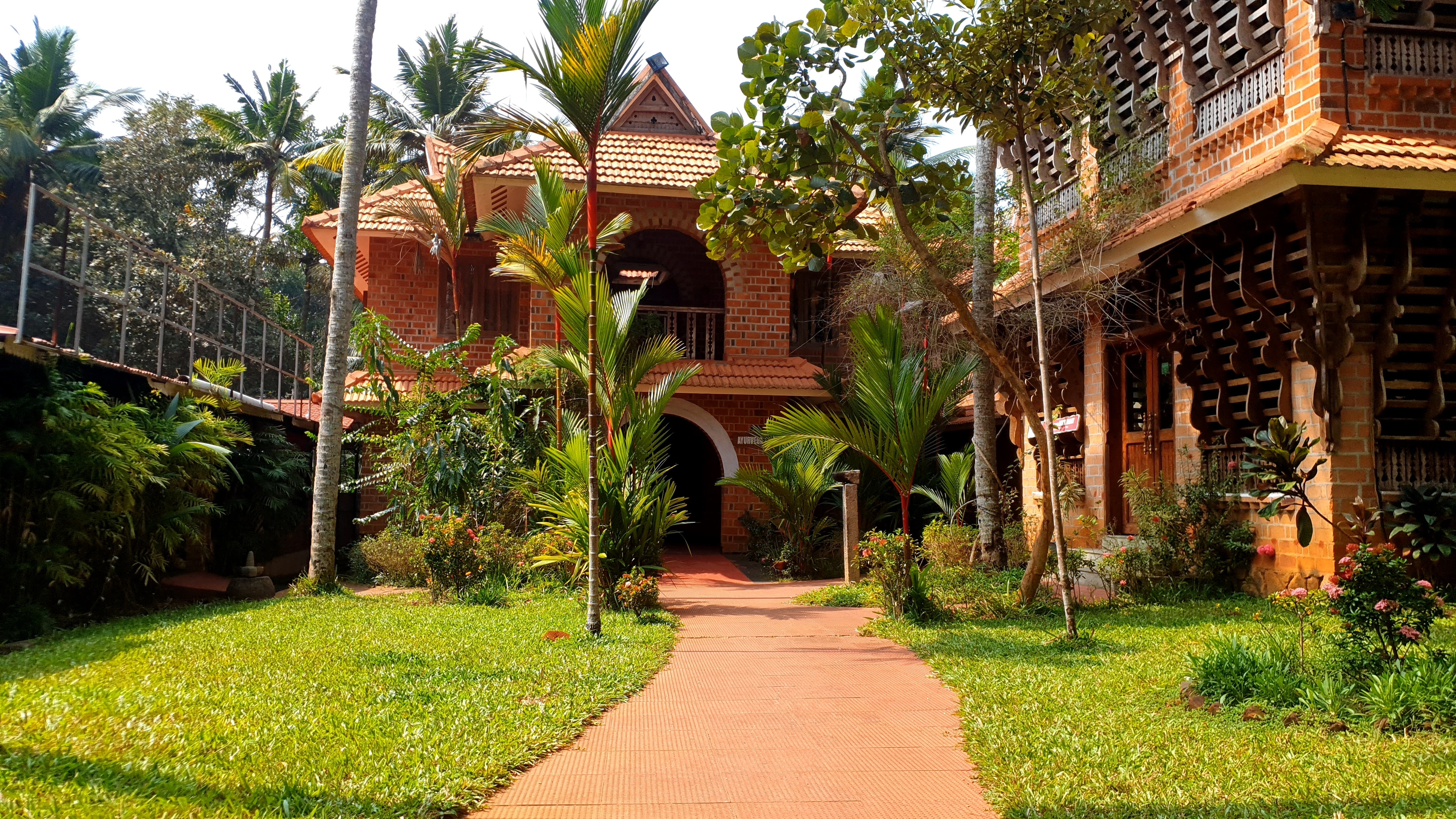 Gods Own Country Resort by Bestinn Leisure 𝗕𝗢𝗢𝗞 Kovalam and Poovar Resort
