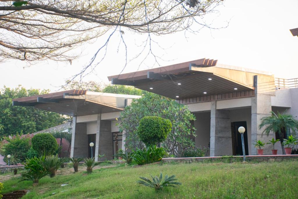 Shlaka Farms 𝗕𝗢𝗢𝗞 Jaipur Farm House