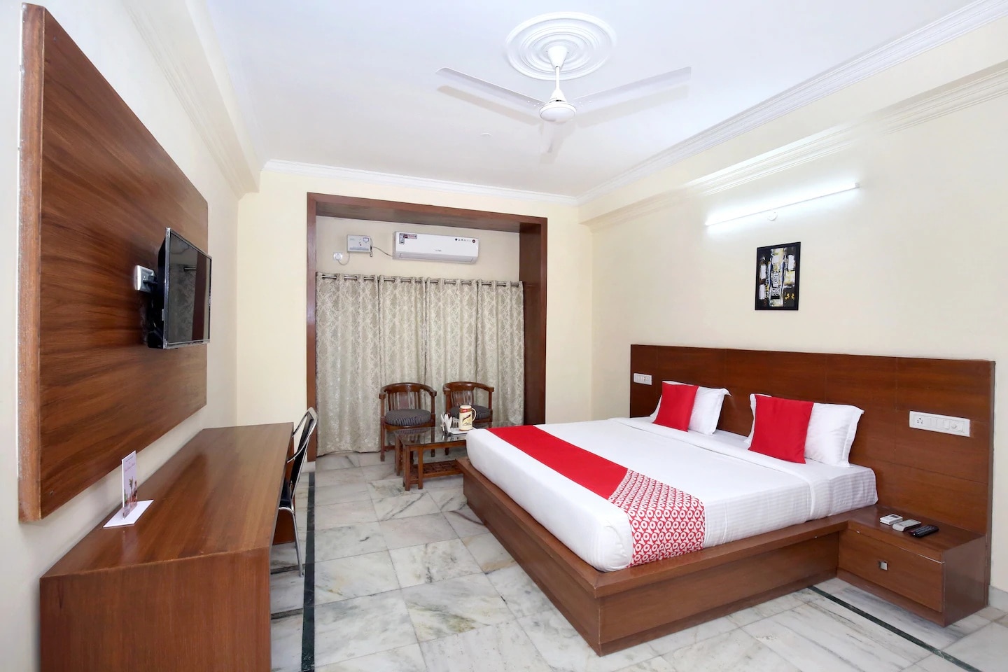 Hotel Grand Chinar 𝗕𝗢𝗢𝗞 Baddi Hotel