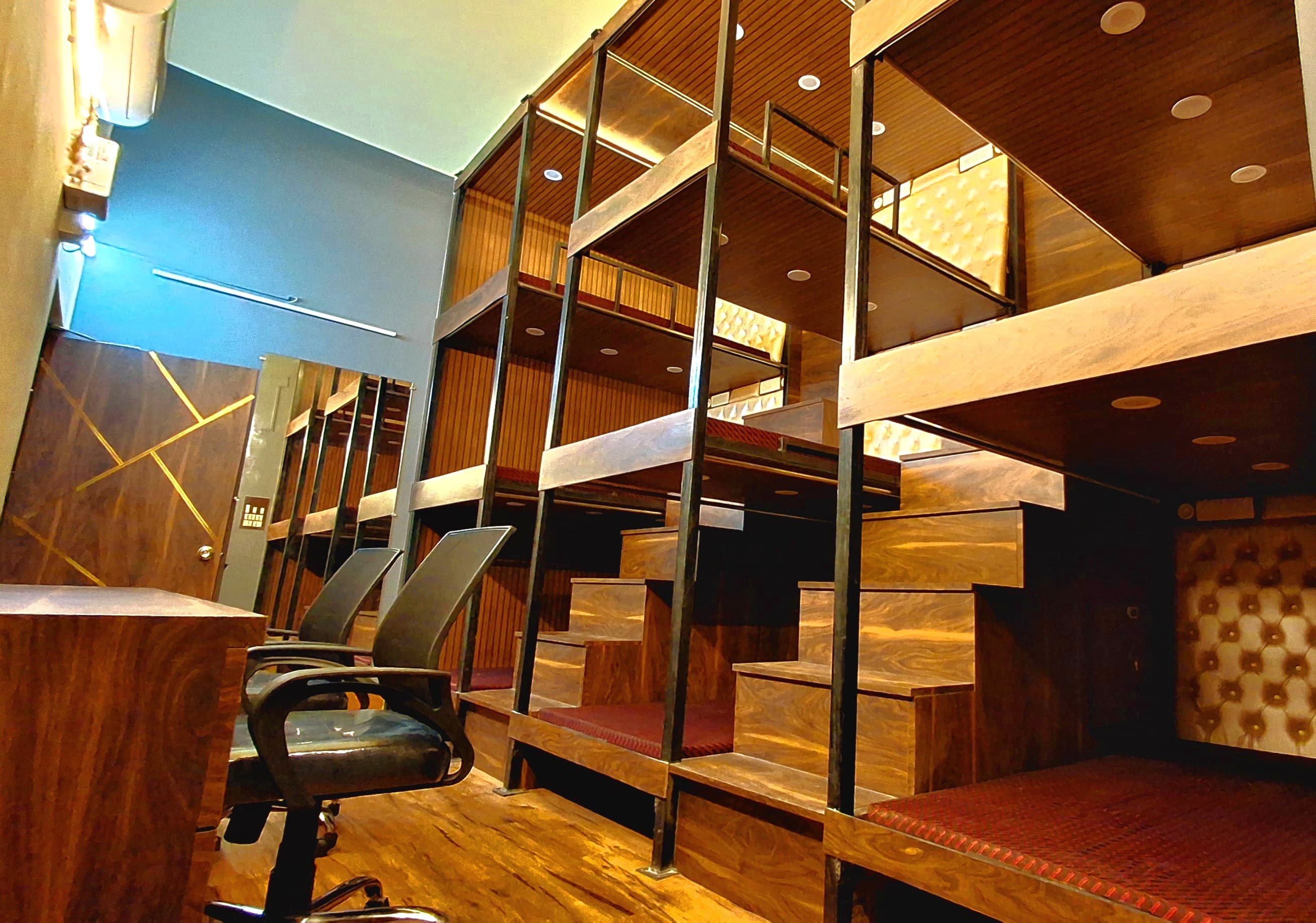 Urbania AC Hostel 𝗕𝗢𝗢𝗞 Kolkata Hostel