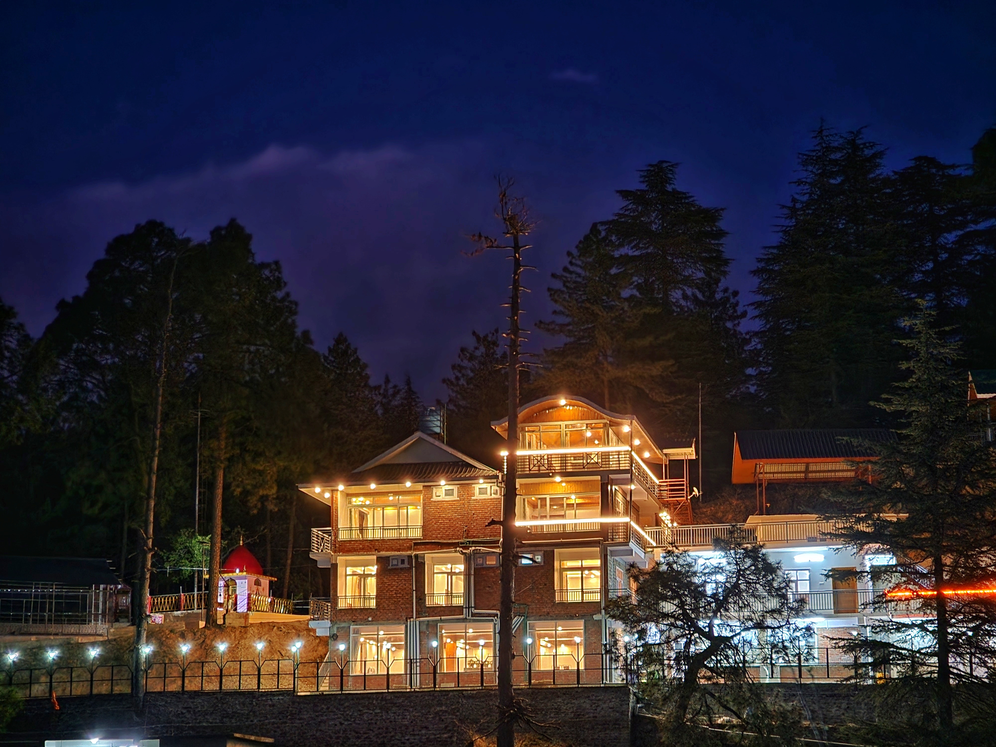The Morel House - A Forest Retreat 𝗕𝗢𝗢𝗞 Narkanda Homestay