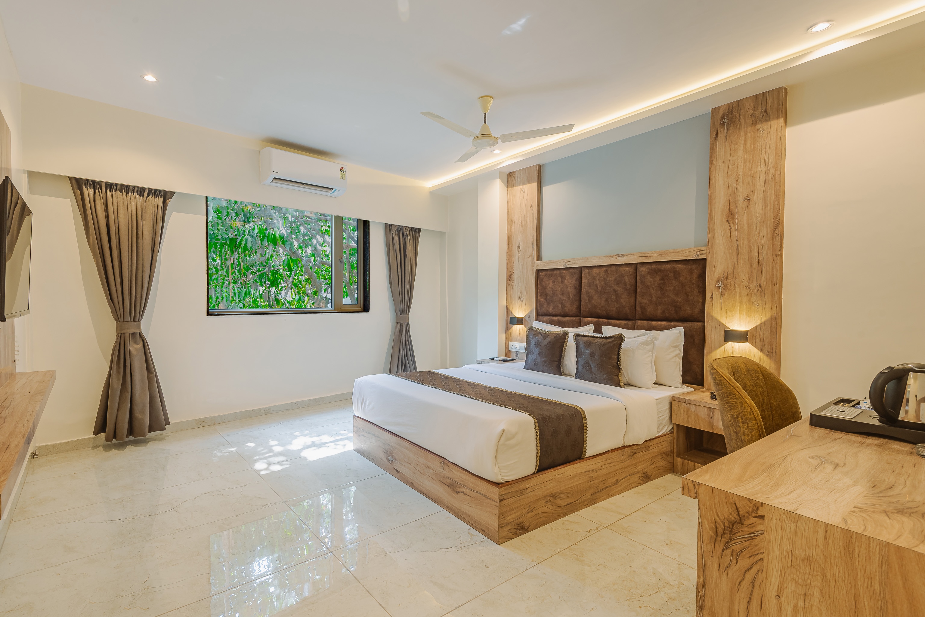 Hotel Silver Park 𝗕𝗢𝗢𝗞 Mumbai Hotel