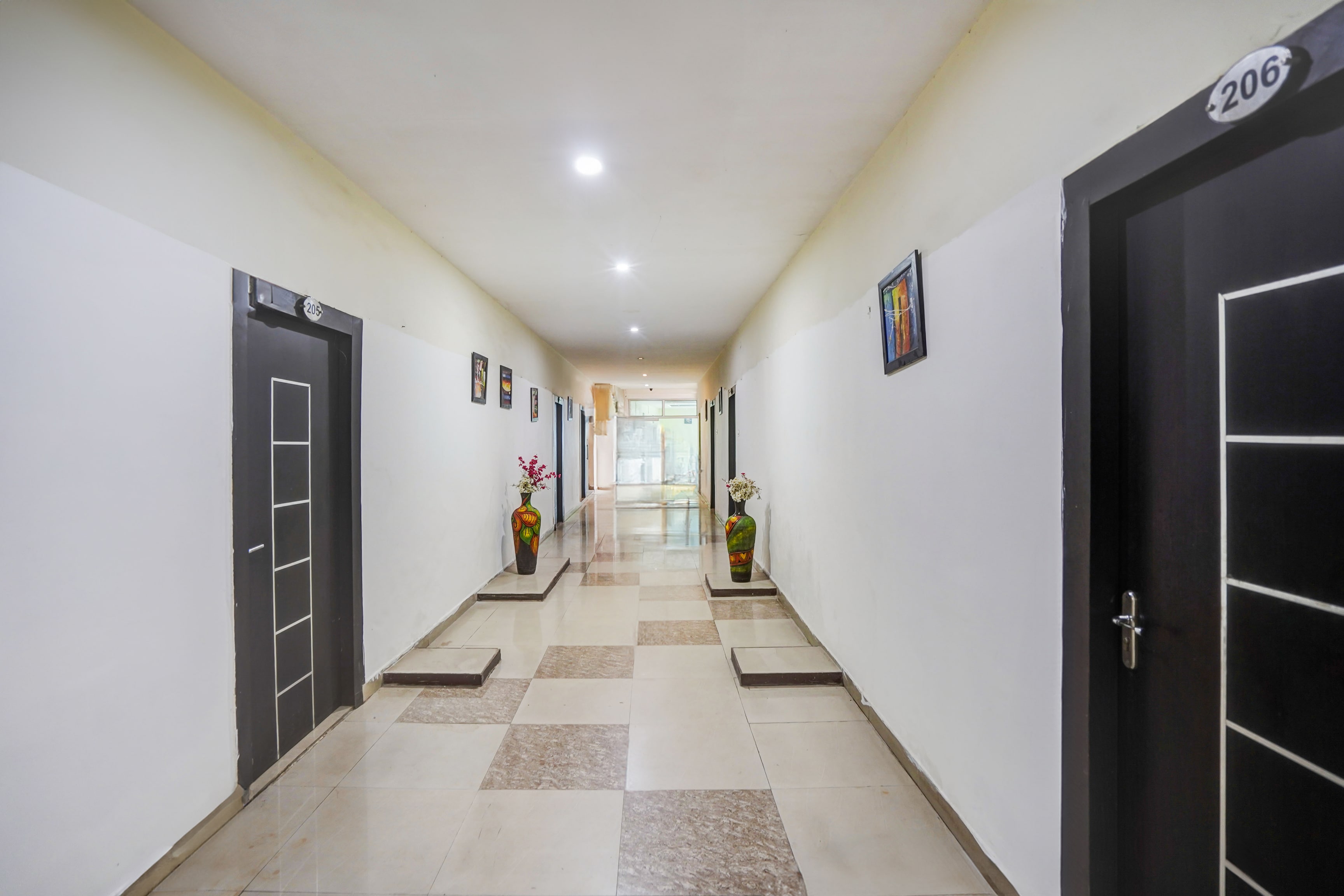 Hotel O Prayagraj Central Railway Junction Formerly Shantila Inn 𝗕𝗢𝗢𝗞 ...