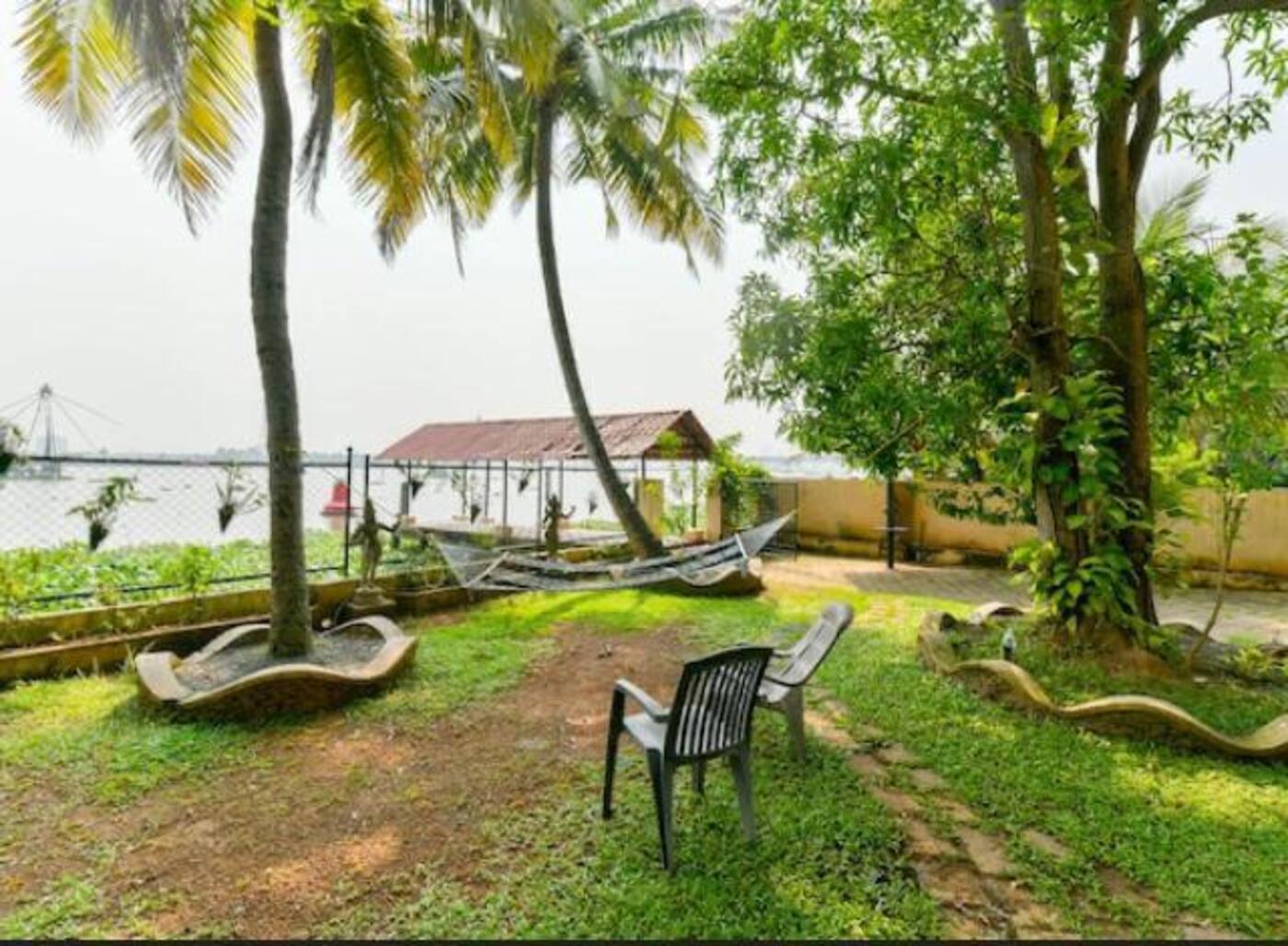 Bachelors Freedom Mulavukkad 𝗕𝗢𝗢𝗞 Cochin Homestay