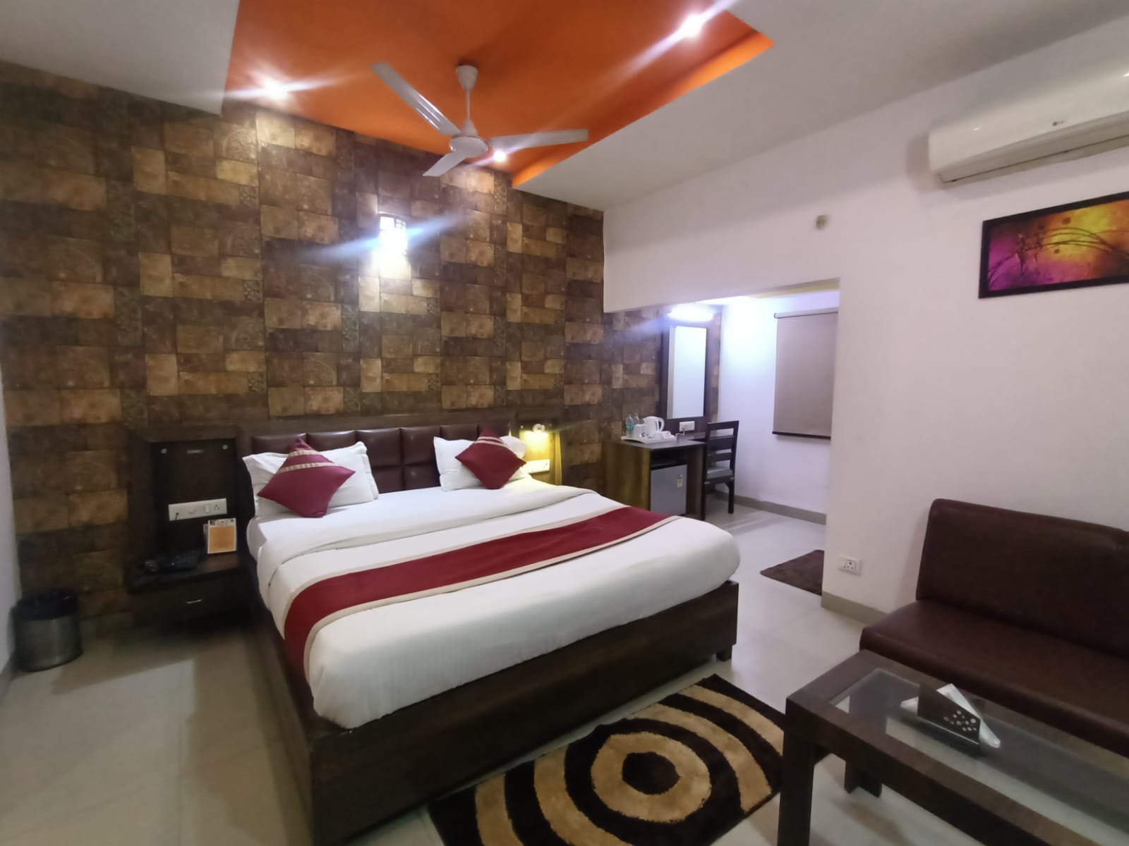 Hotel Yark Inn 𝗕𝗢𝗢𝗞 Gorakhpur Hotel