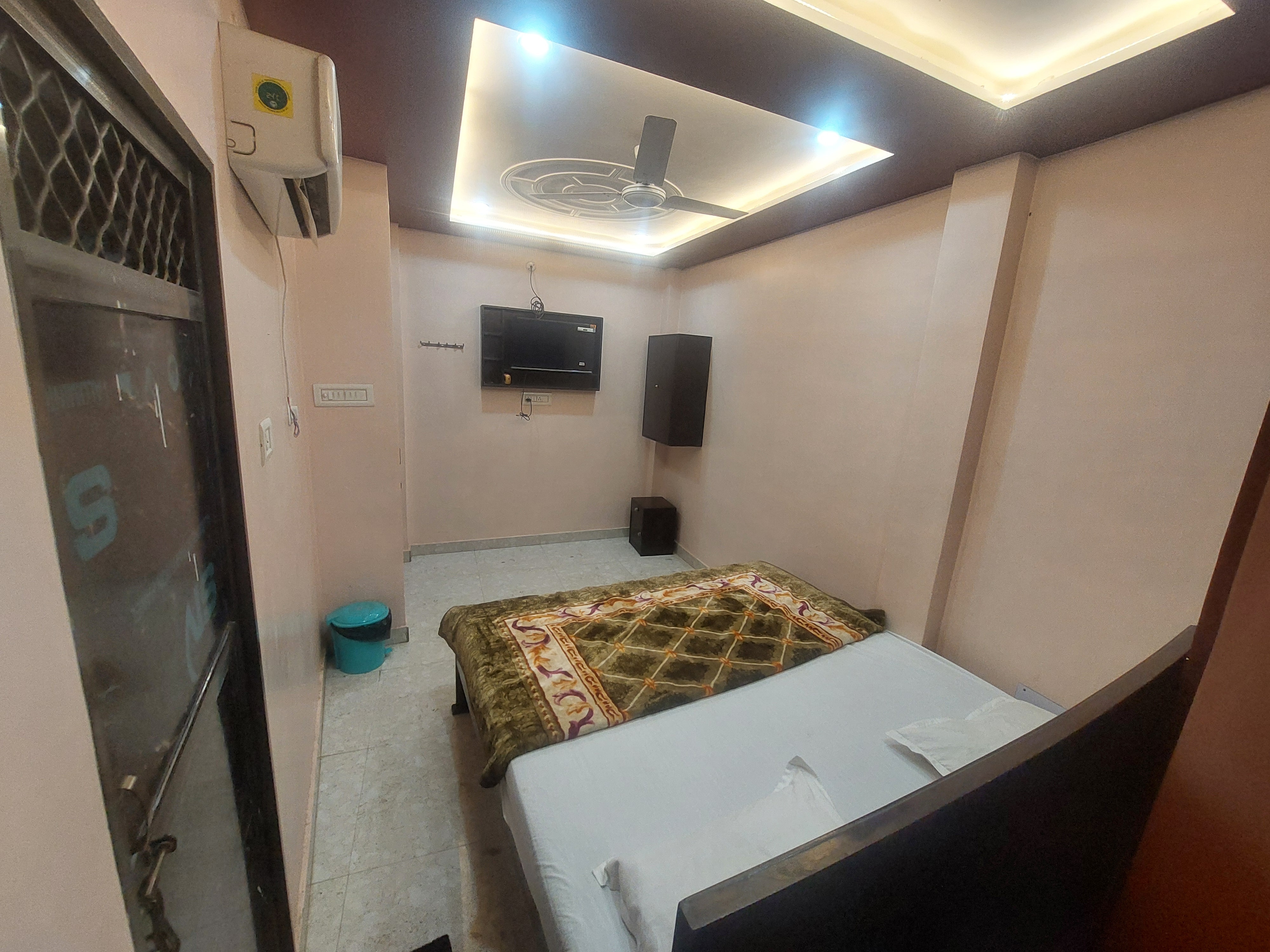 Shri Kshireshwar Palace Opposite RAM MANDIR Gate Ayodhya - Reviews, Photos & Offer