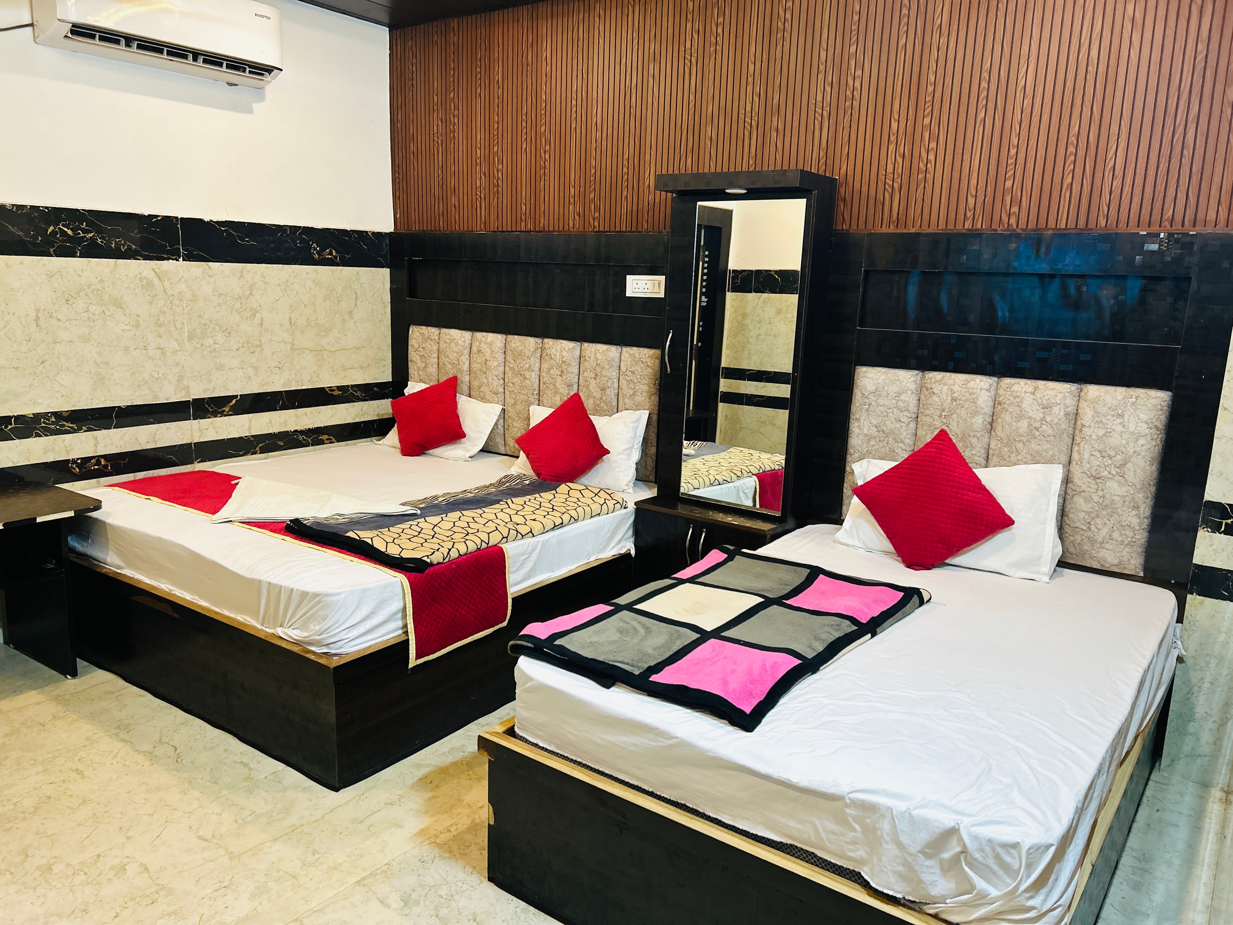 Luxury Palace Vrindavan Vrindavan - Reviews, Photos & Offer
