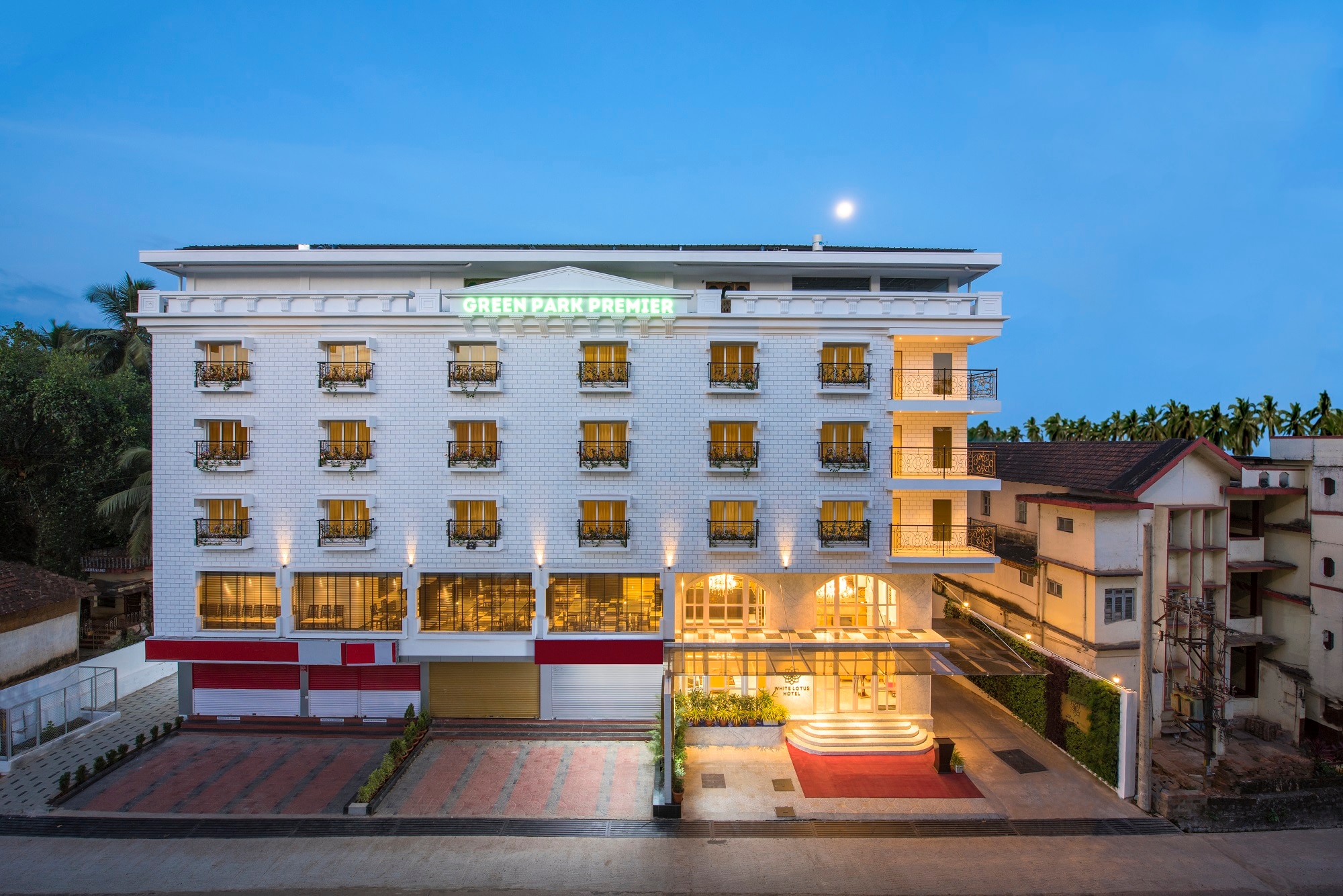 White Lotus Hotel 𝗕𝗢𝗢𝗞 Udupi Hotel