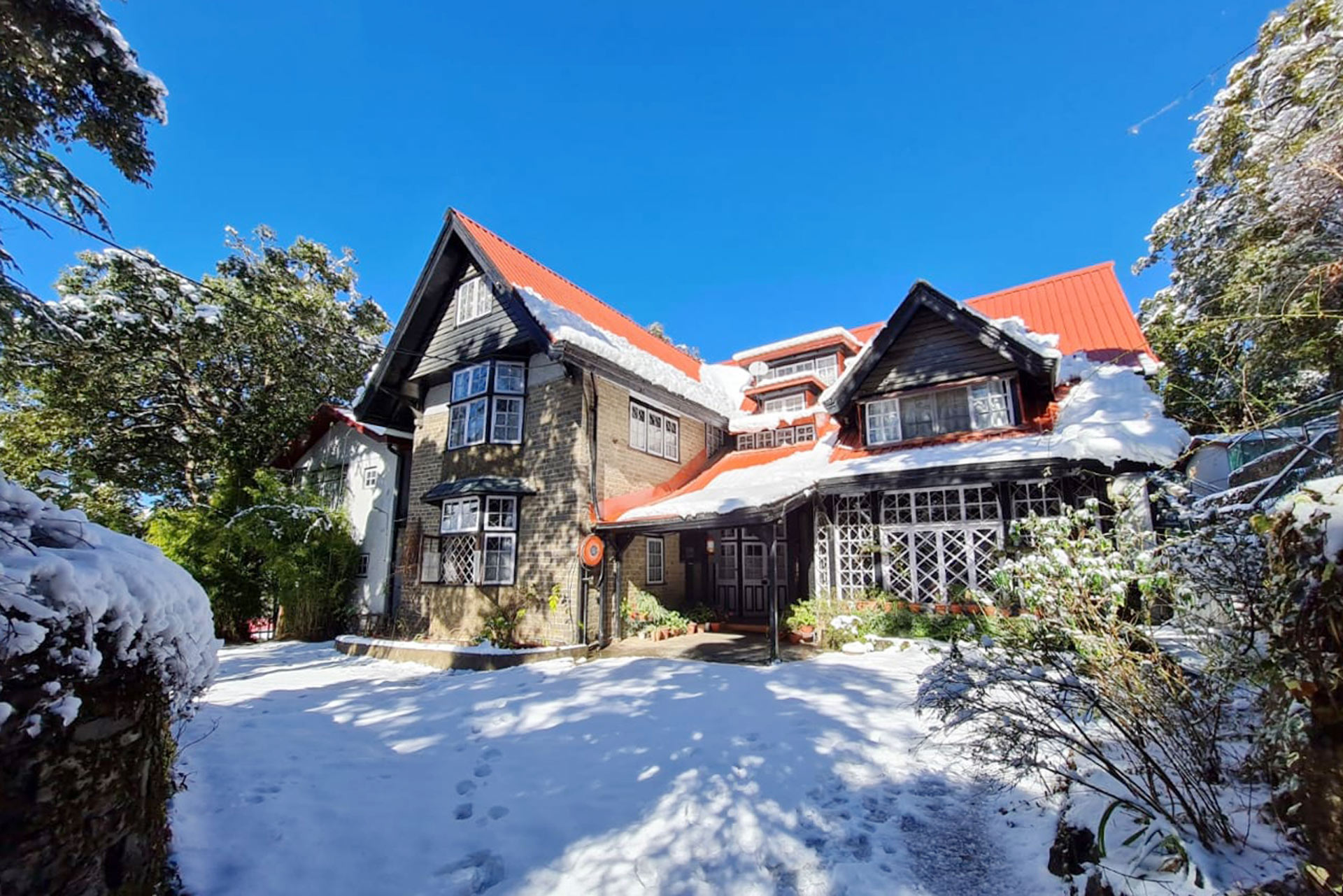 StayVista at Northwood Cottage - A Heritage Retreat 𝗕𝗢𝗢𝗞 Shimla Villa
