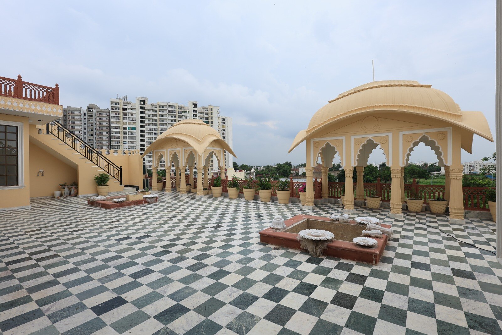 Hotel Limra 𝗕𝗢𝗢𝗞 Agra Hotel
