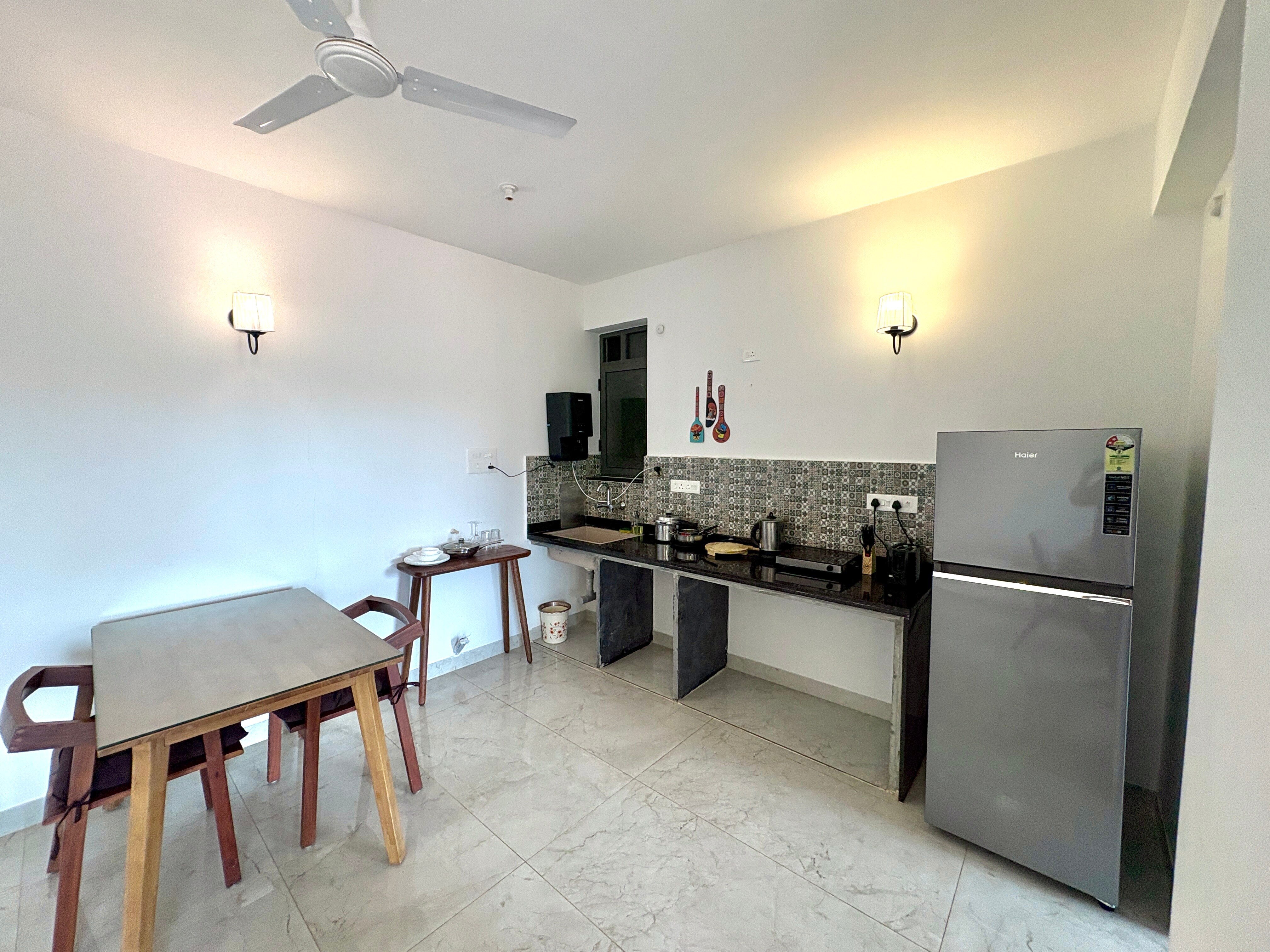 Modern 1BHK Hideaway Candolim Goa I F8 𝗕𝗢𝗢𝗞 Goa Apartment