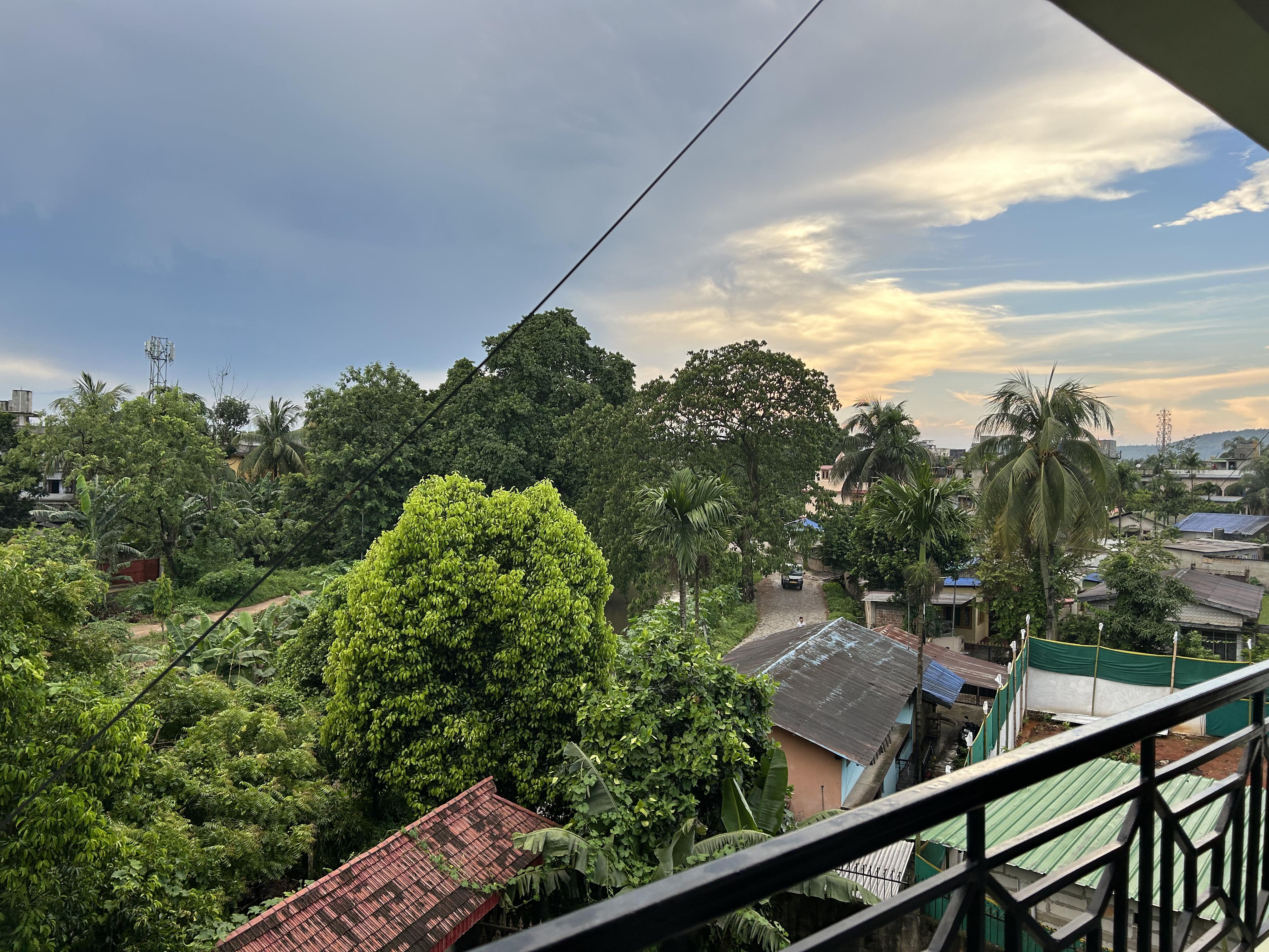Riverside Homestay 𝗕𝗢𝗢𝗞 Guwahati Apartment